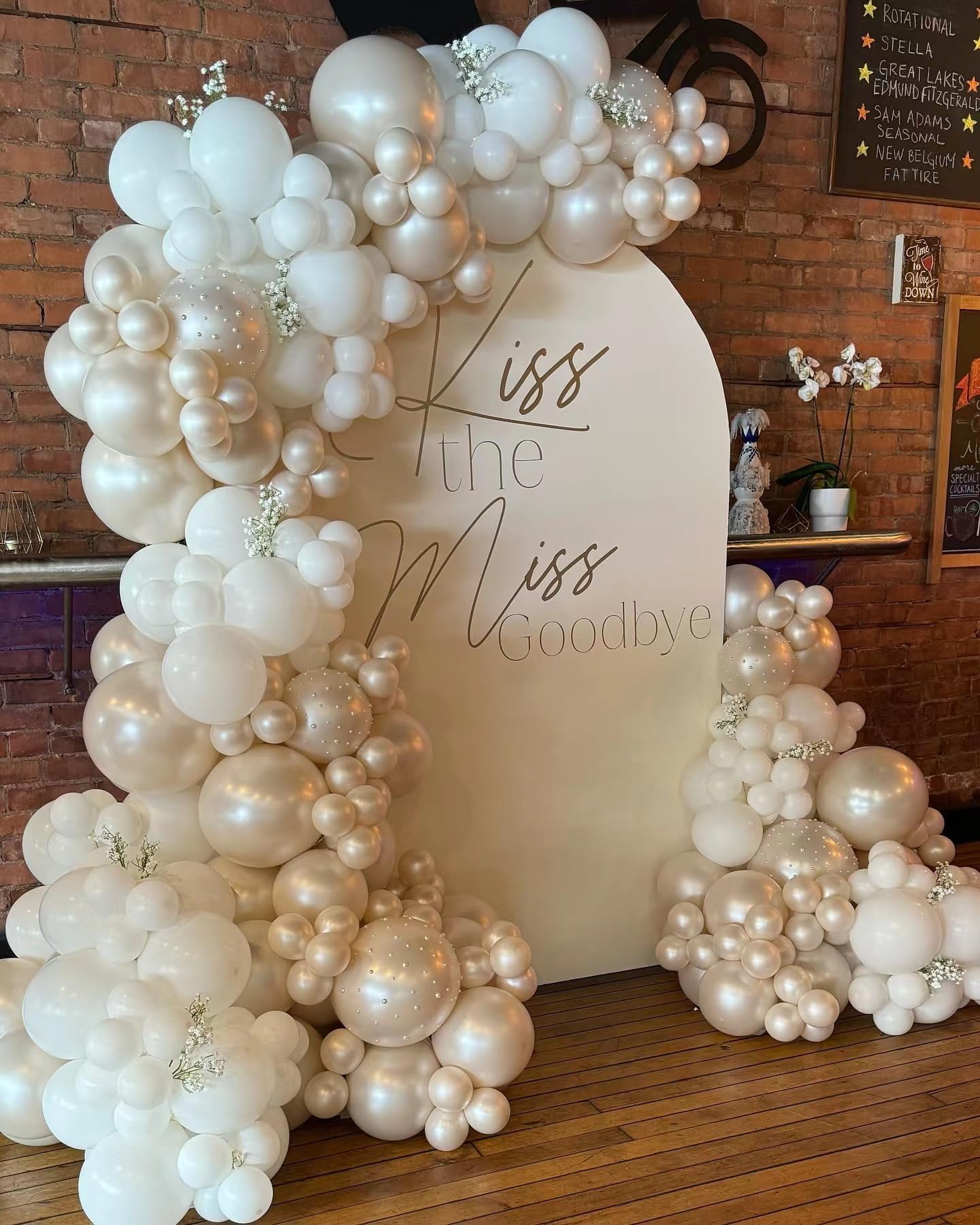 Balloon Garland Wedding 10 Wedding Balloon Decoration Ideas That Pop!