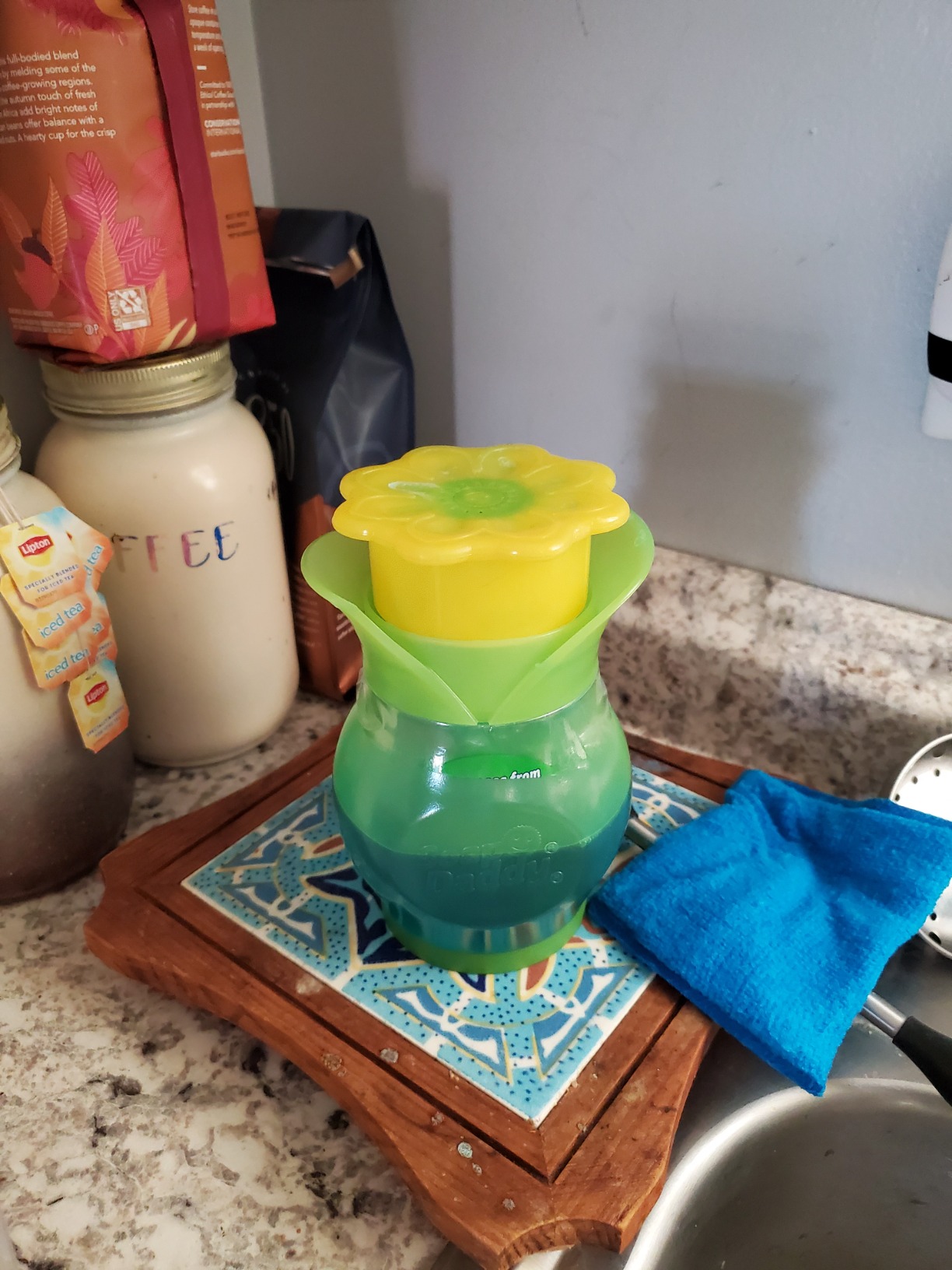 Amazon.com: Scrub Daddy, Soap Daddy - Dual Action Soap Dispenser with ...