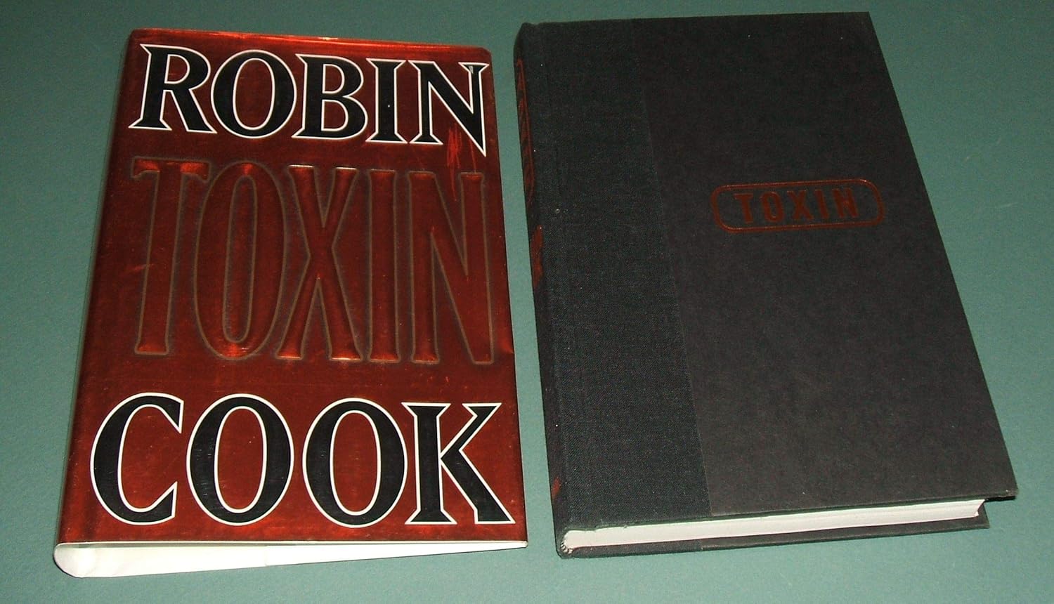 Amazon.com: Toxin: 9780399143168: Cook, Robin: Books