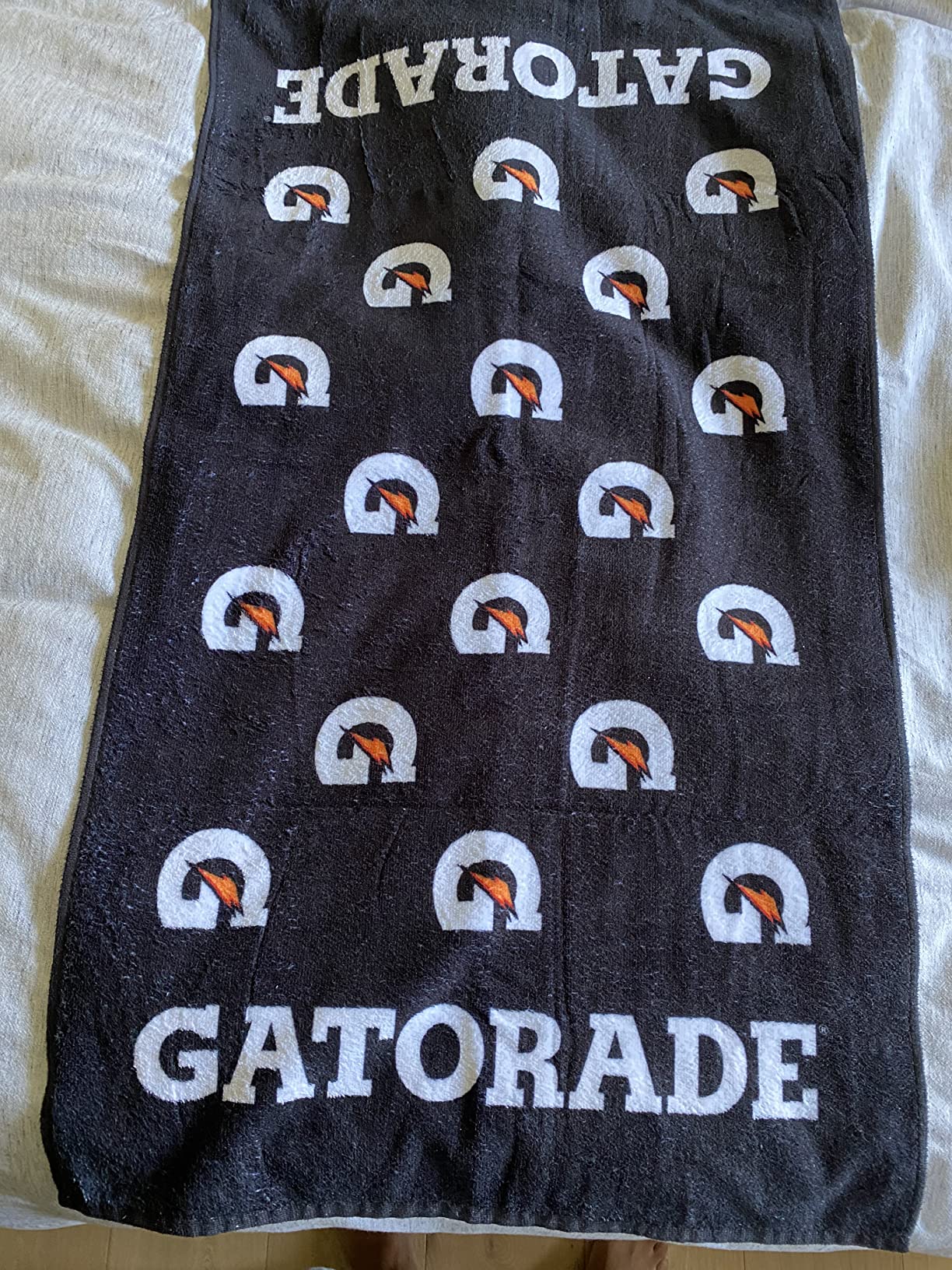 Gatorade Premium Sideline Towel Bi-Color, White, Small : Amazon.com.au ...