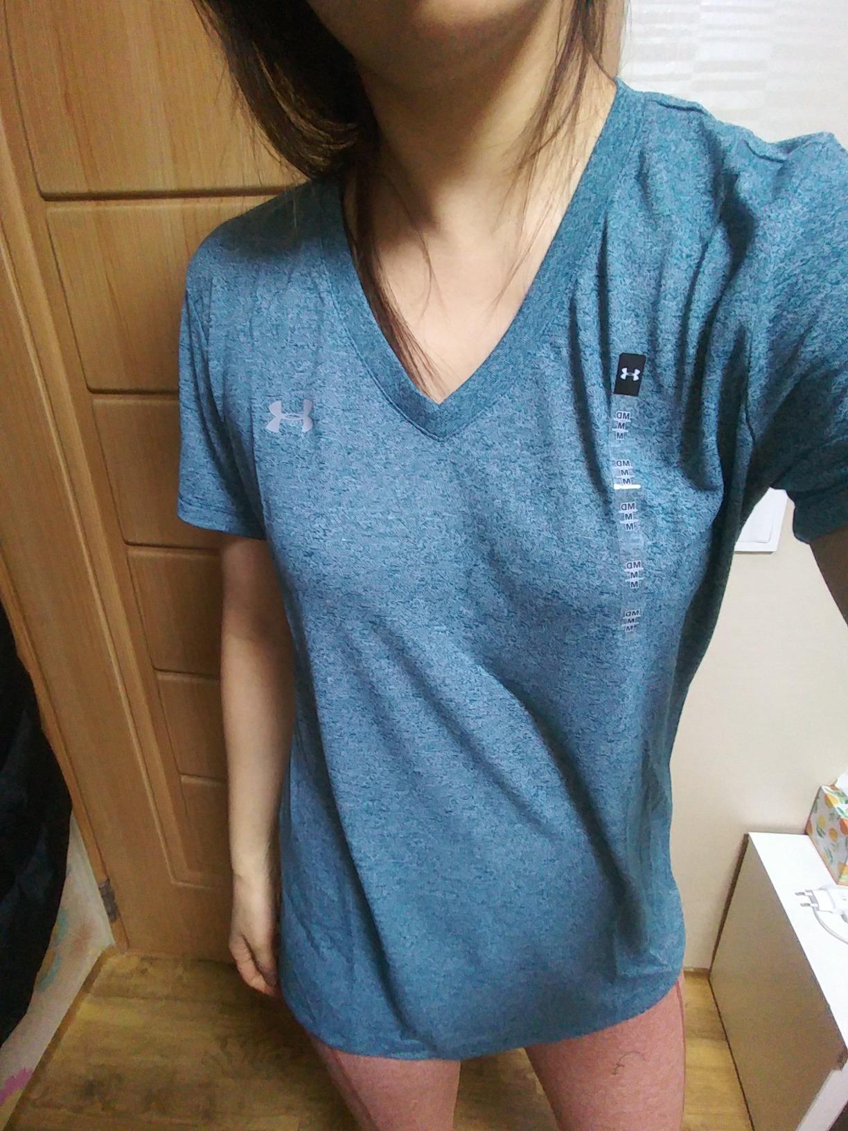 Under Armour UA Threadborne Train Twist V-Neck at Amazon Women’s ...