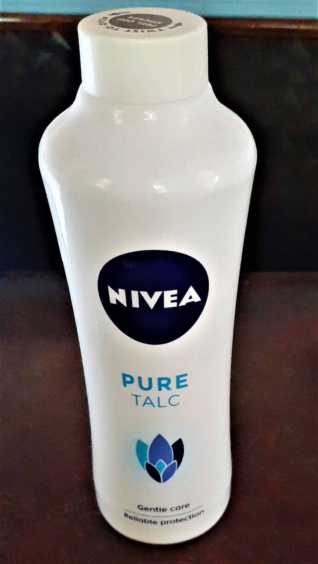 NIVEA Pure Talc, Gentle Care Talcum Powder, 400g And NIVEA Talc, Musk ...