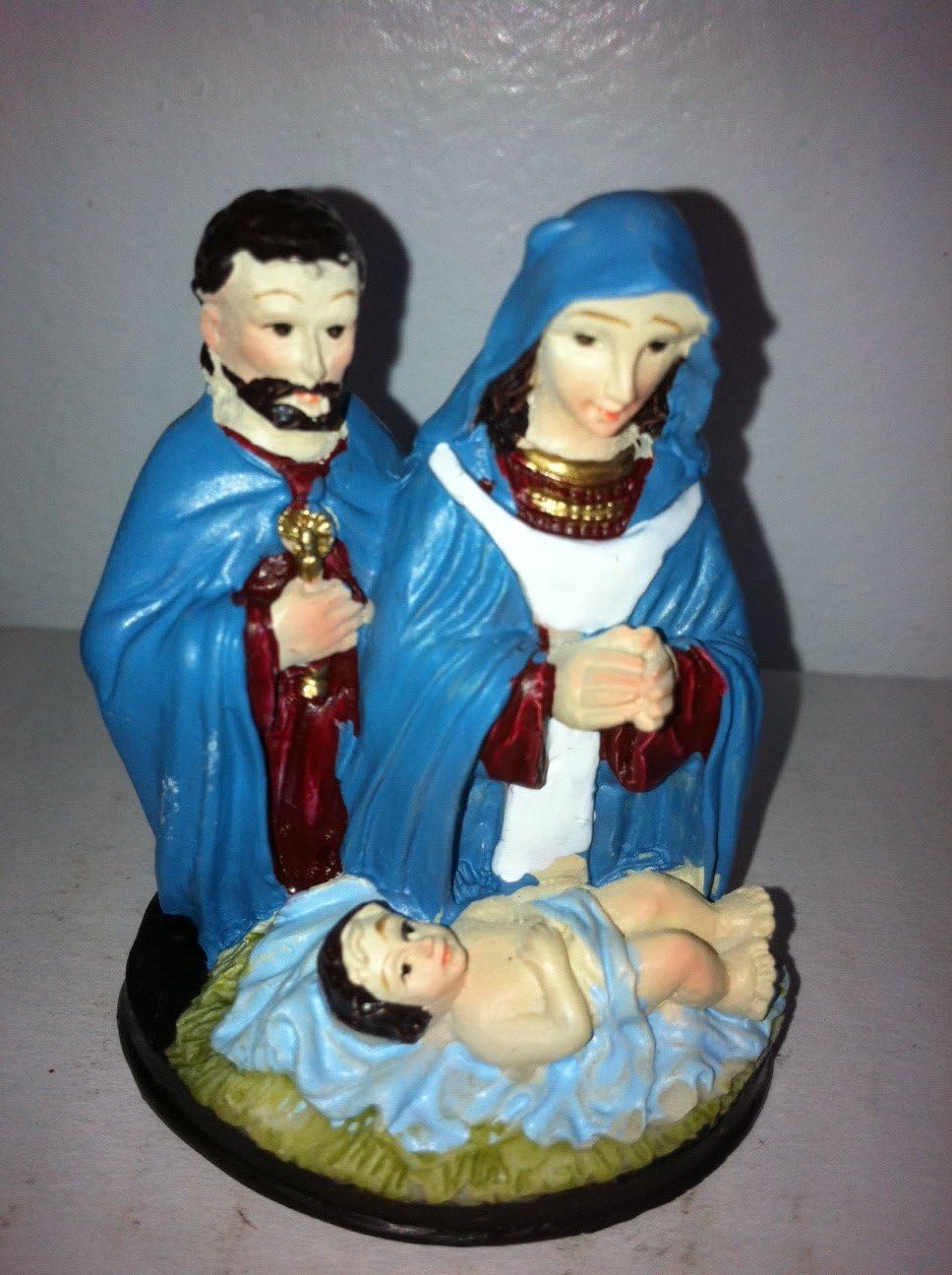 Amazon.com: The Holy Family Poly Resin Magnetic Car Statue 2": Home ...