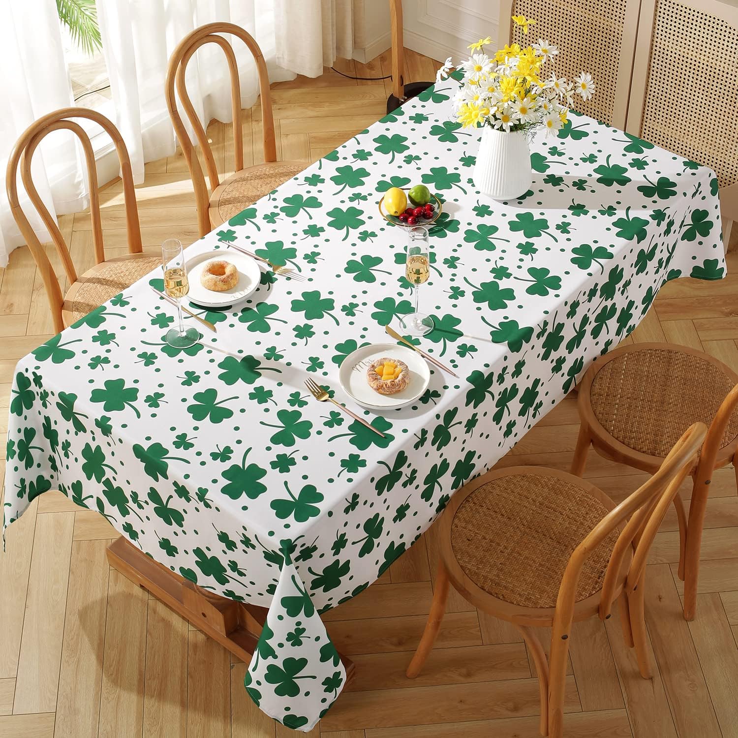 Amazon.com: St Patricks Day Tablecloth Rectangle,Shamrock Green Table ...
