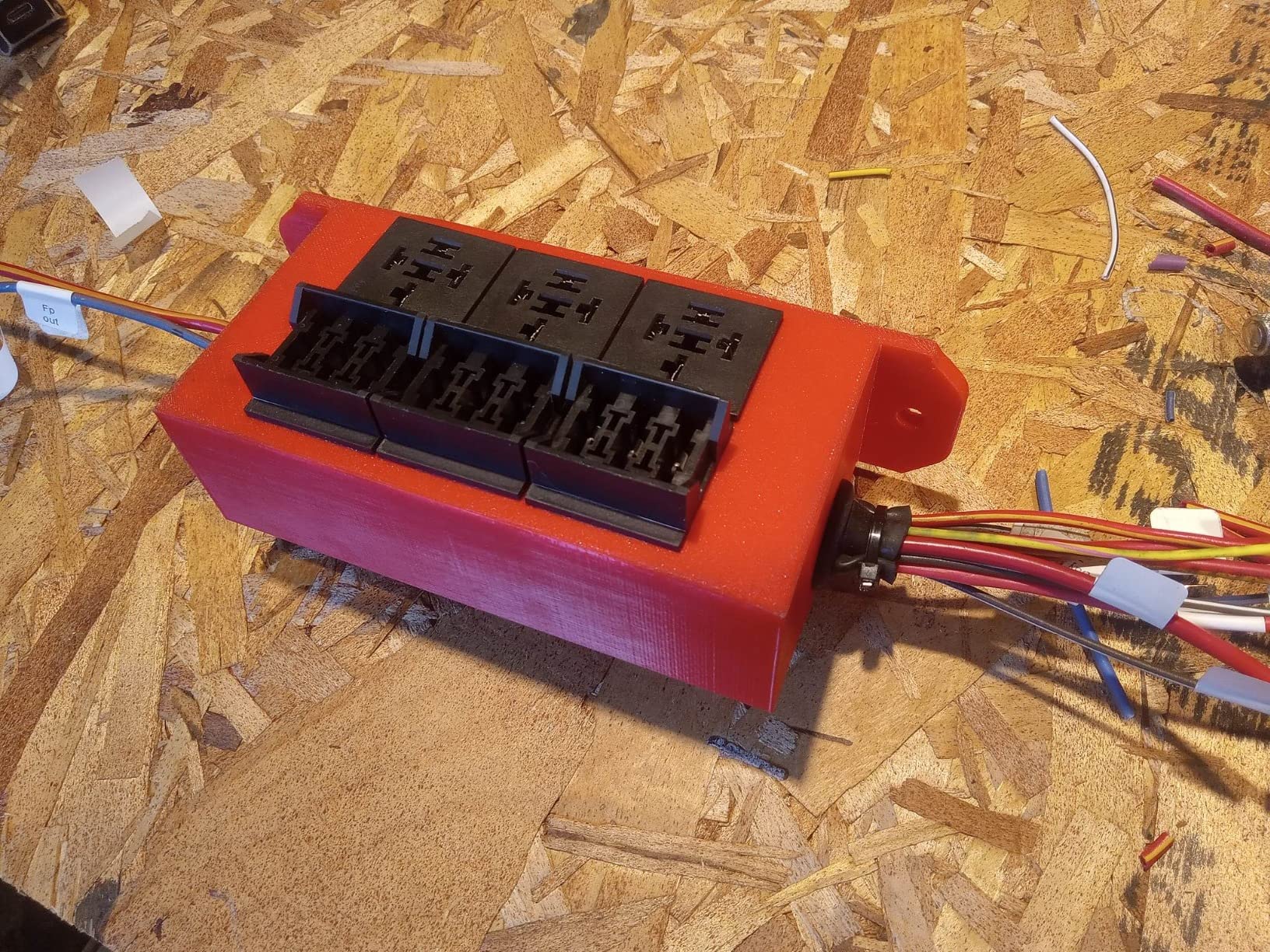 Amazon.com: DAIERTEK Fuse Relay Box 12V Automotive 10 Slots Relay ...