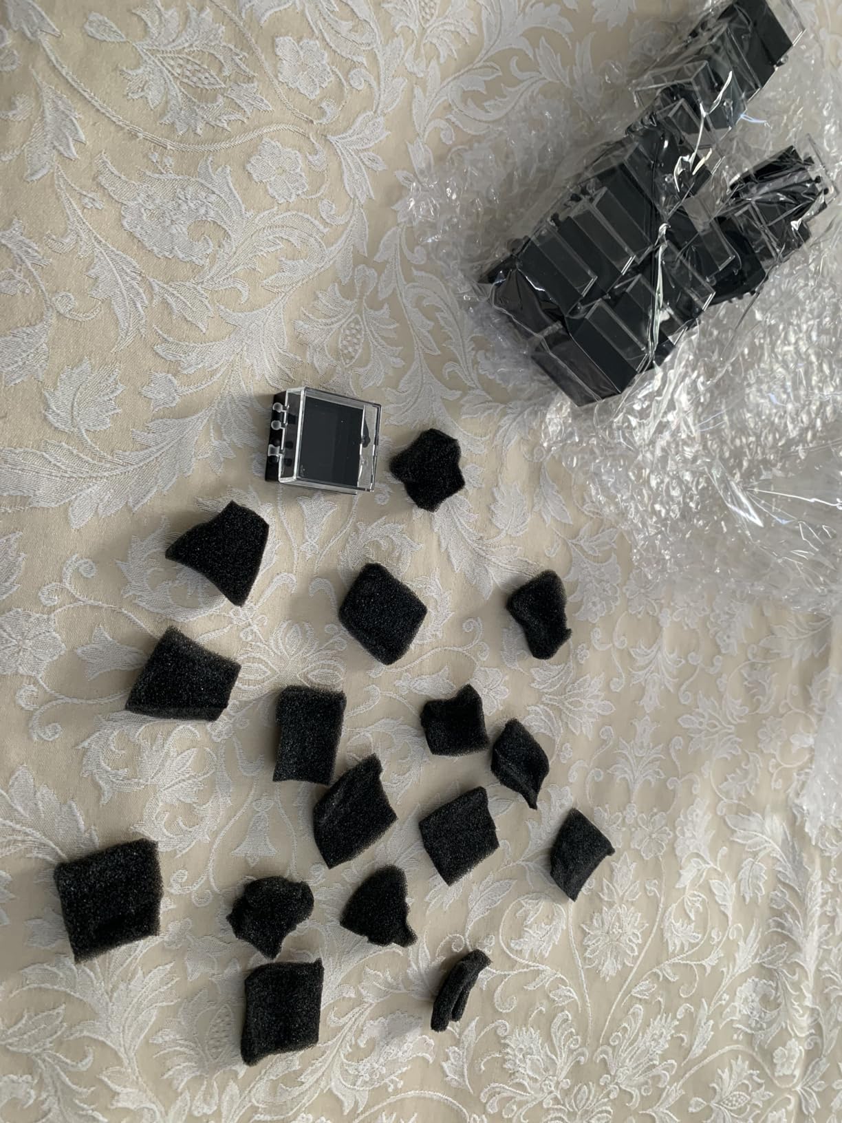 OLYCRAFT 16Pcs Clear Plastic Gift Box For Pin 28x28x9mm Black ...