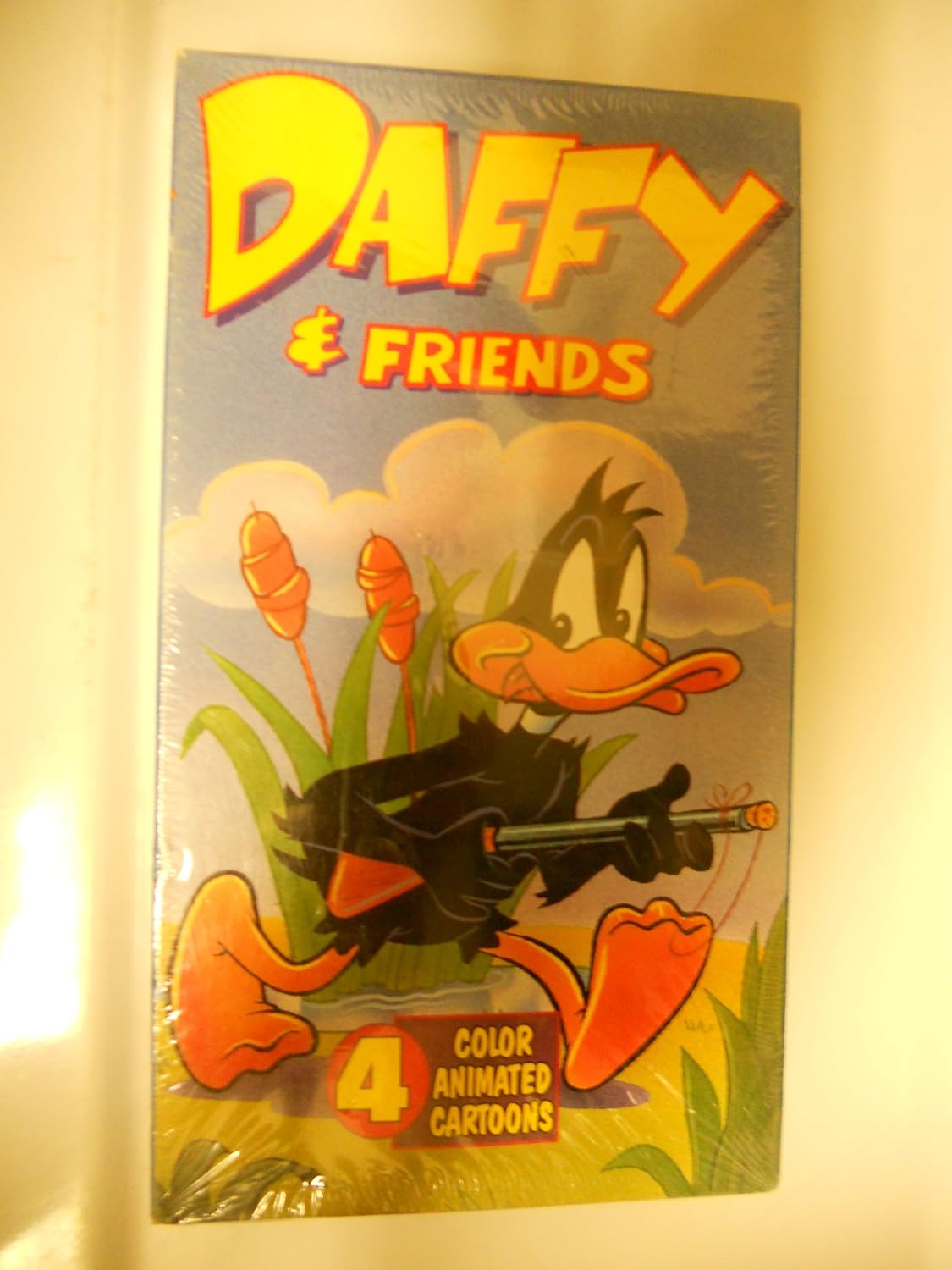 Amazon.com: Daffy & Friends [VHS] : Cartoon Collectibles: Movies & TV