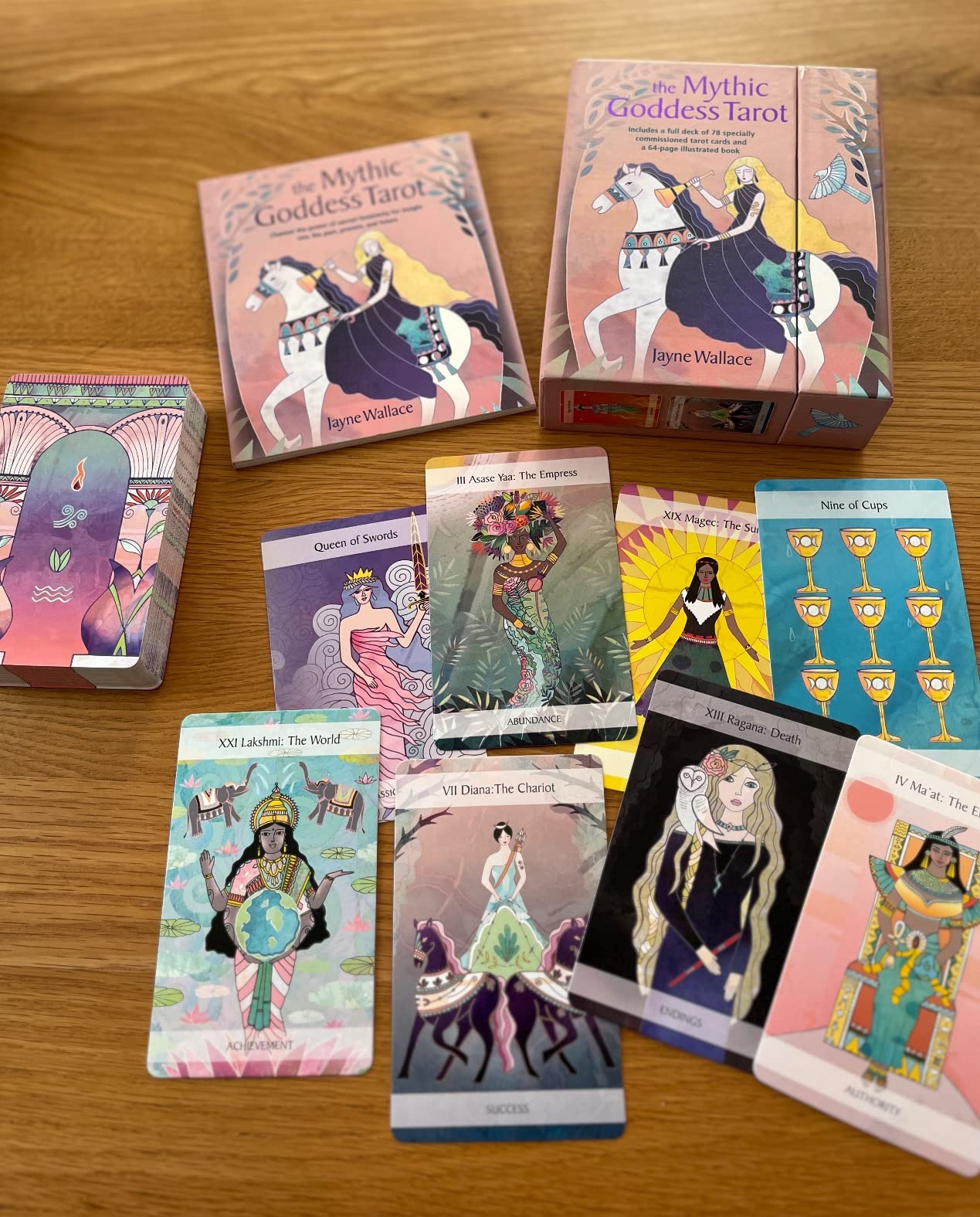 Amazon | The Mythic Goddess Tarot: Includes a full deck of 78 specially ...
