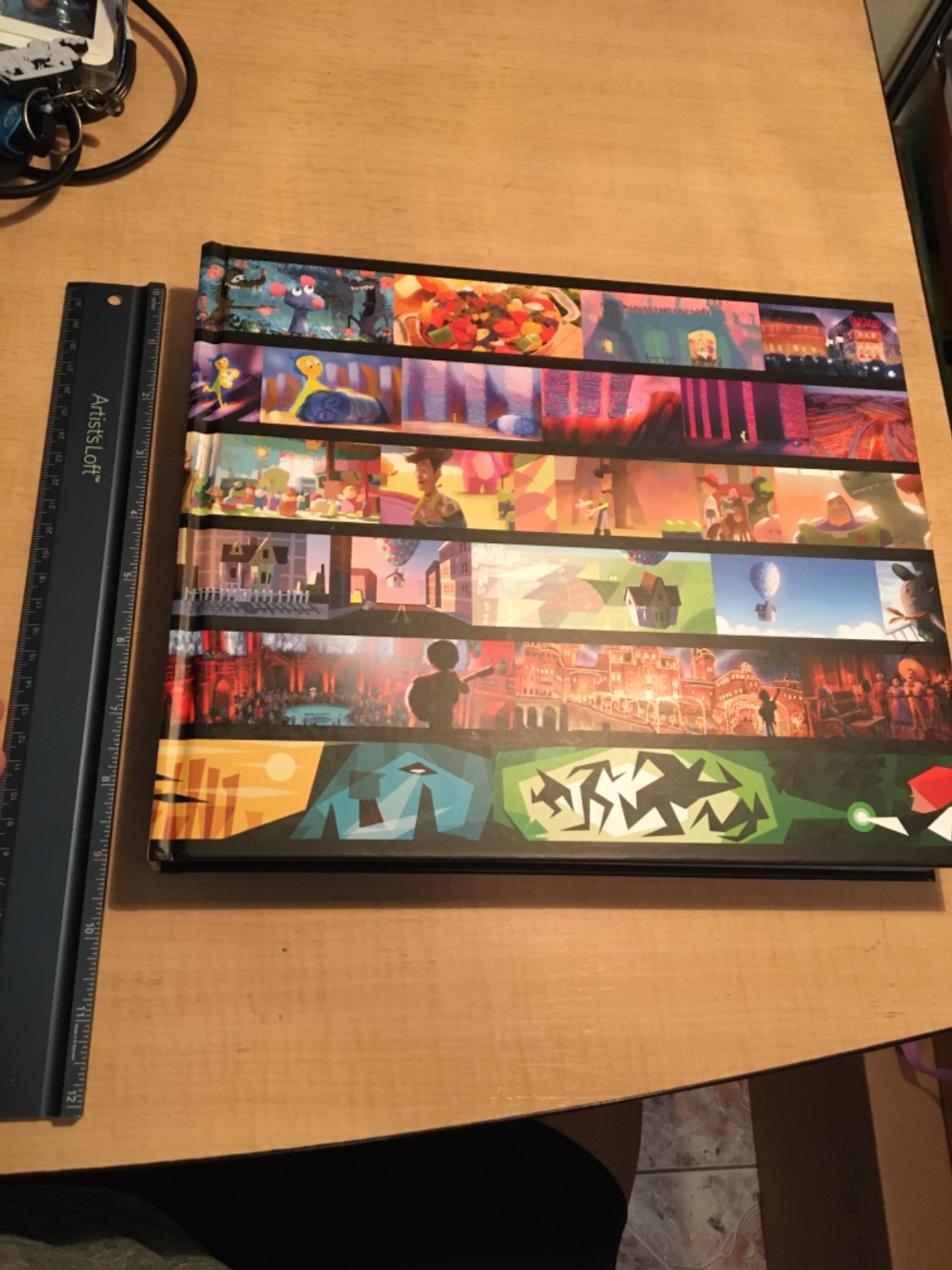 Amazon.com: The Art of Pixar: The Complete Color Scripts and Select Art ...