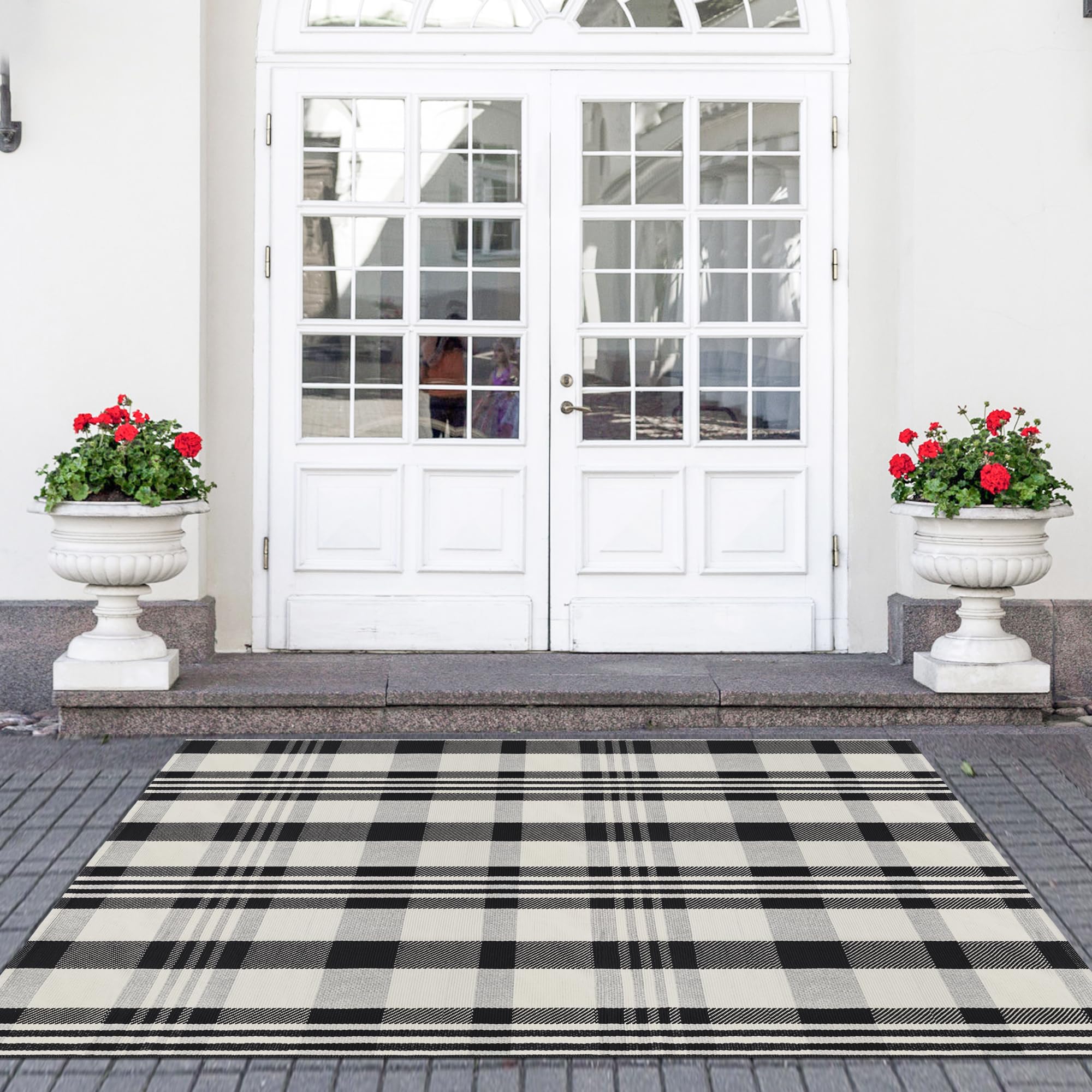 7 Best Outdoor Rugs For Front Porch | Machine-Washable Porch Mats