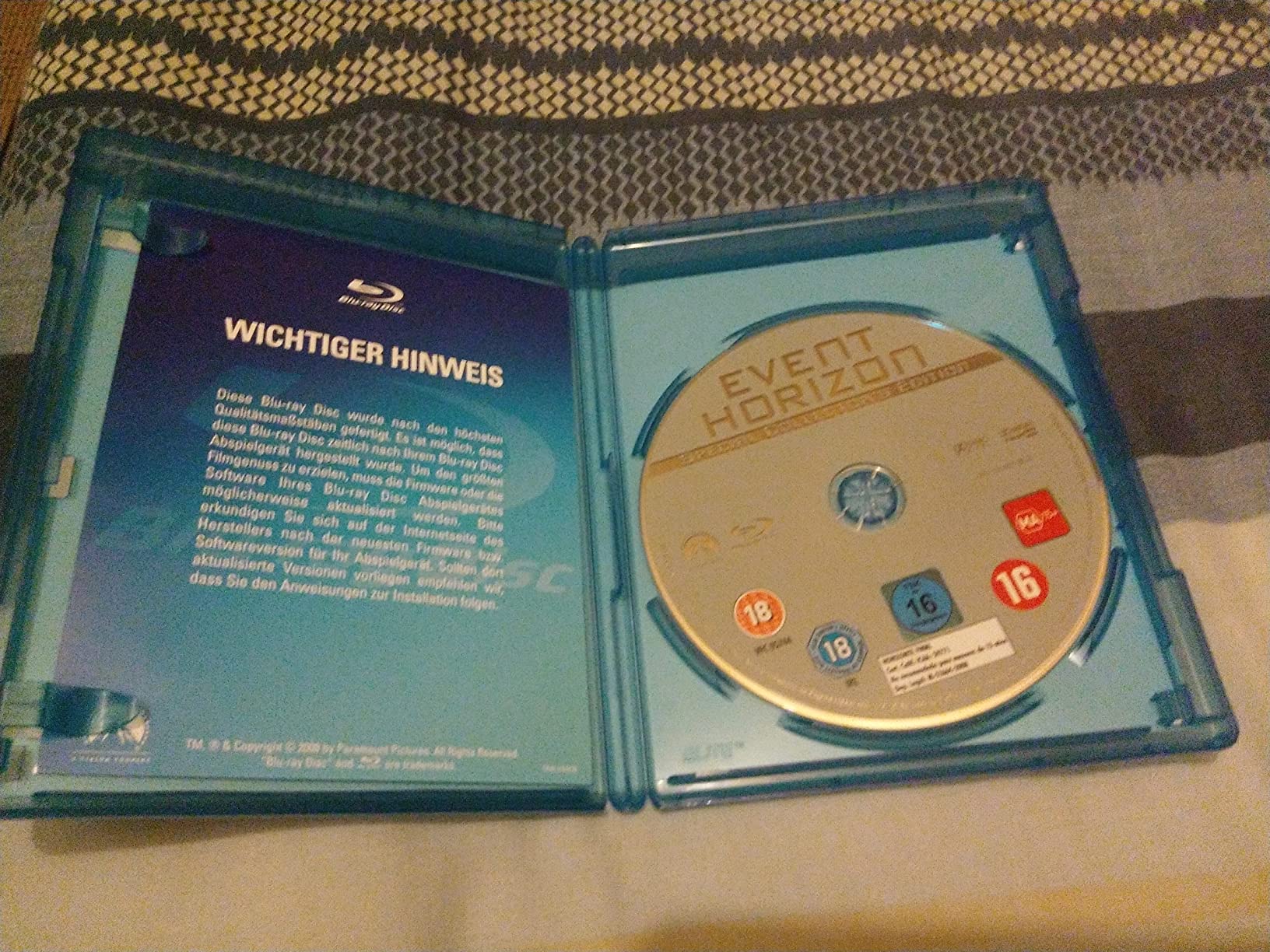 Event Horizon [VHS] [1997] : Laurence Fishburne, Sam Neill, Kathleen ...