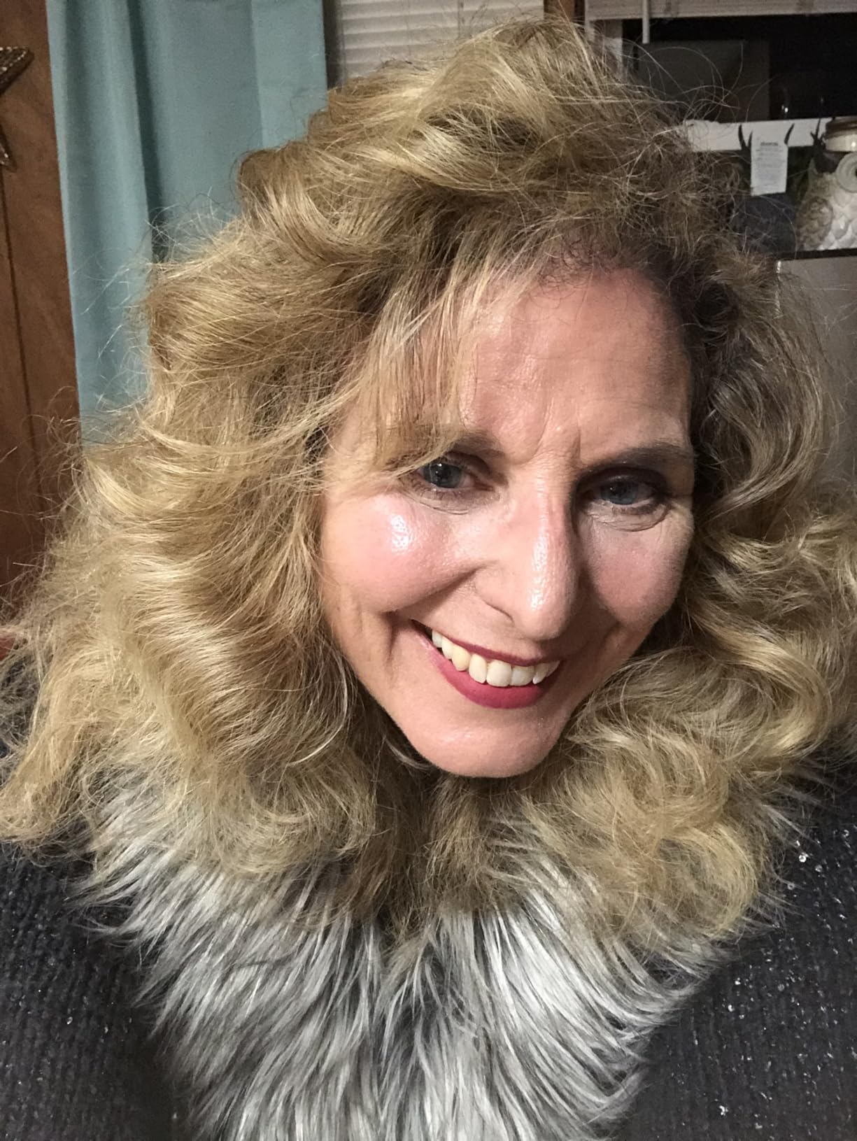 Amazon.com: MAC Retro Lápiz labial mate, color Ruby Woo : Belleza y ...