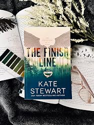 The Finish Line (The Ravenhood): STEWART, KATE: 9781496754639: Amazon ...