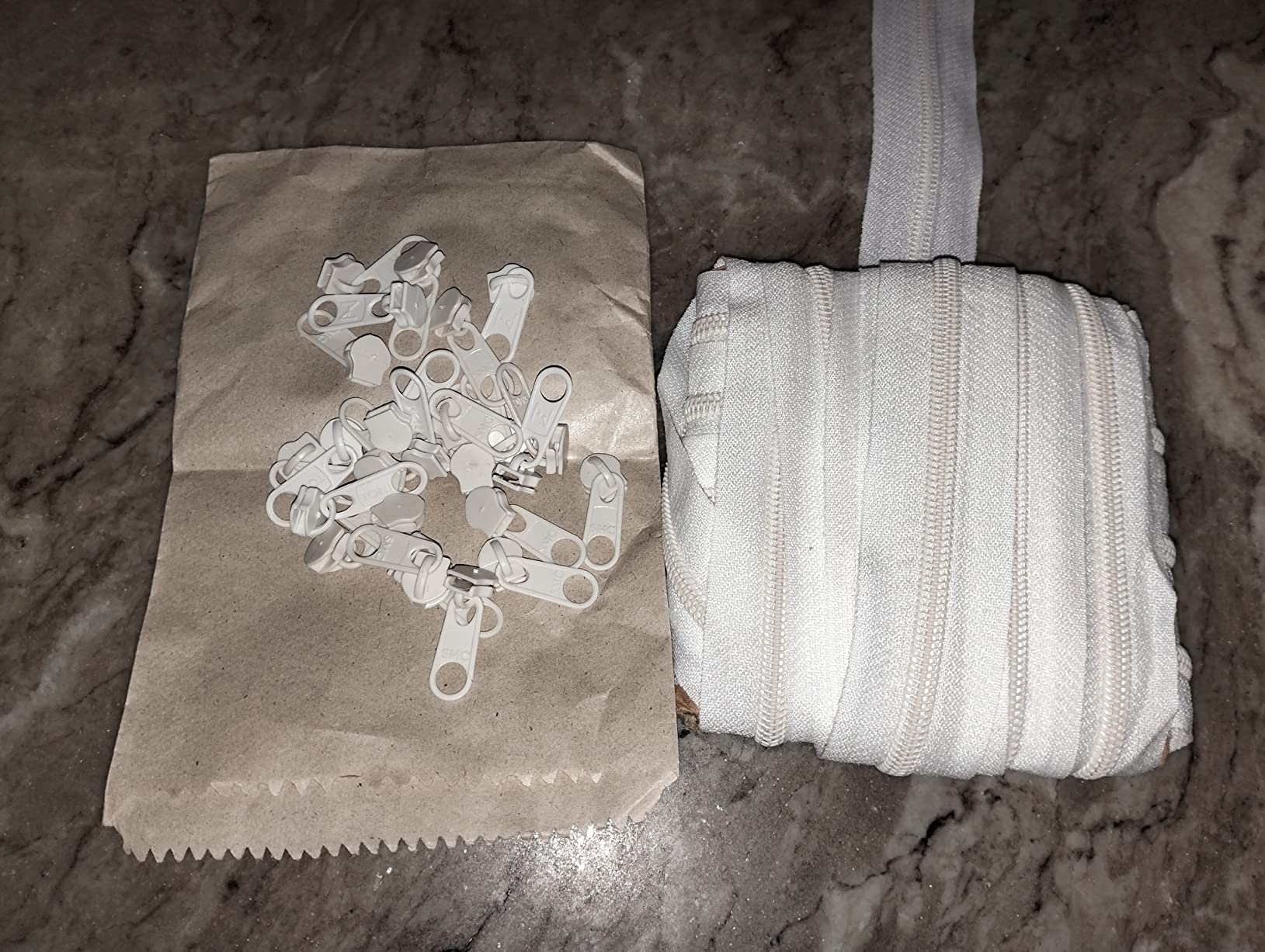 SoftSwiss Zipper Roll # 5, 5 Meter (White), with 25 Zip Puller (Kunda ...