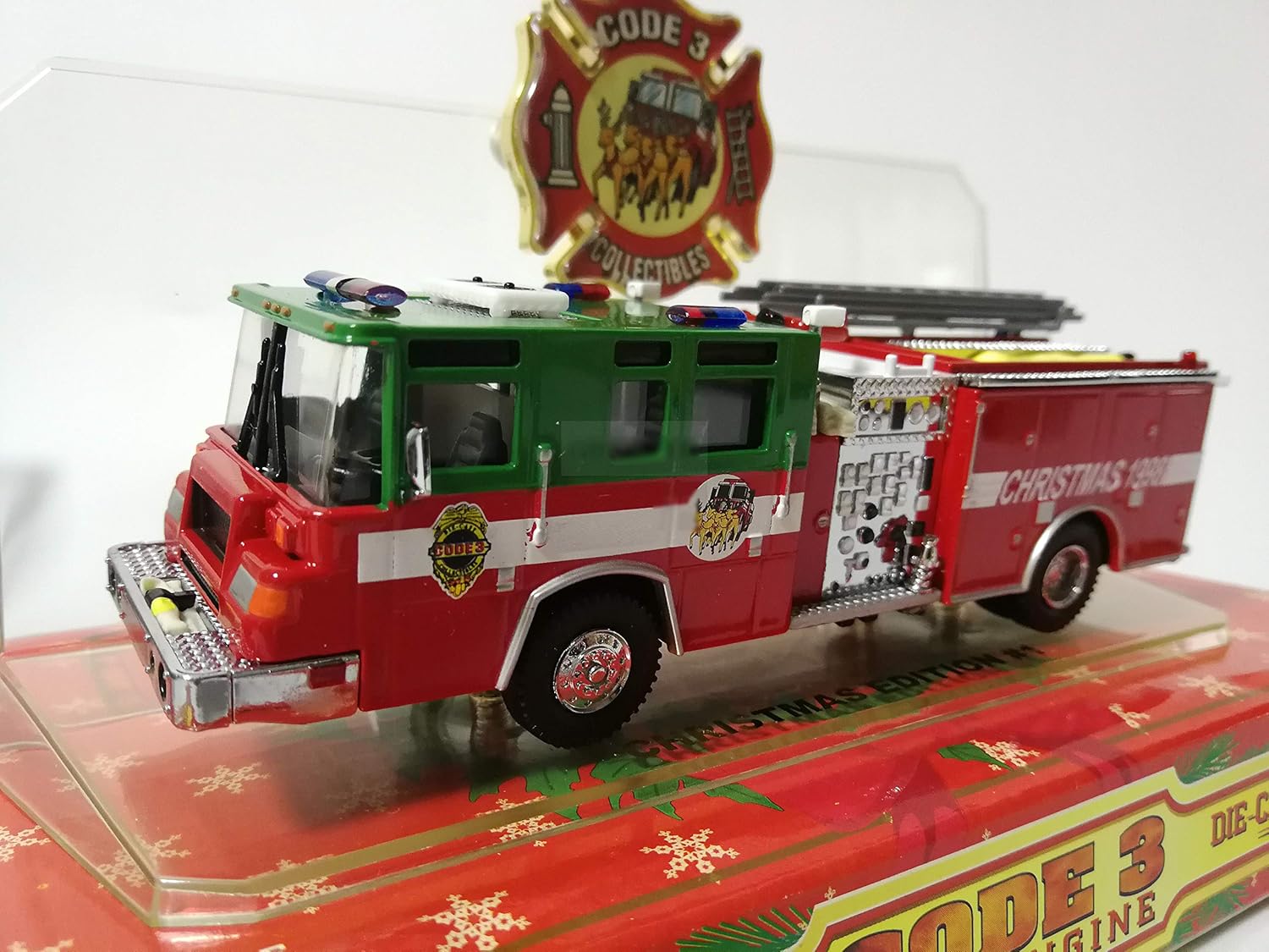 CODE 3 Navidad 1998 FIRE Engine 164 DIECAST Modelo Acabado CAR Truck ...