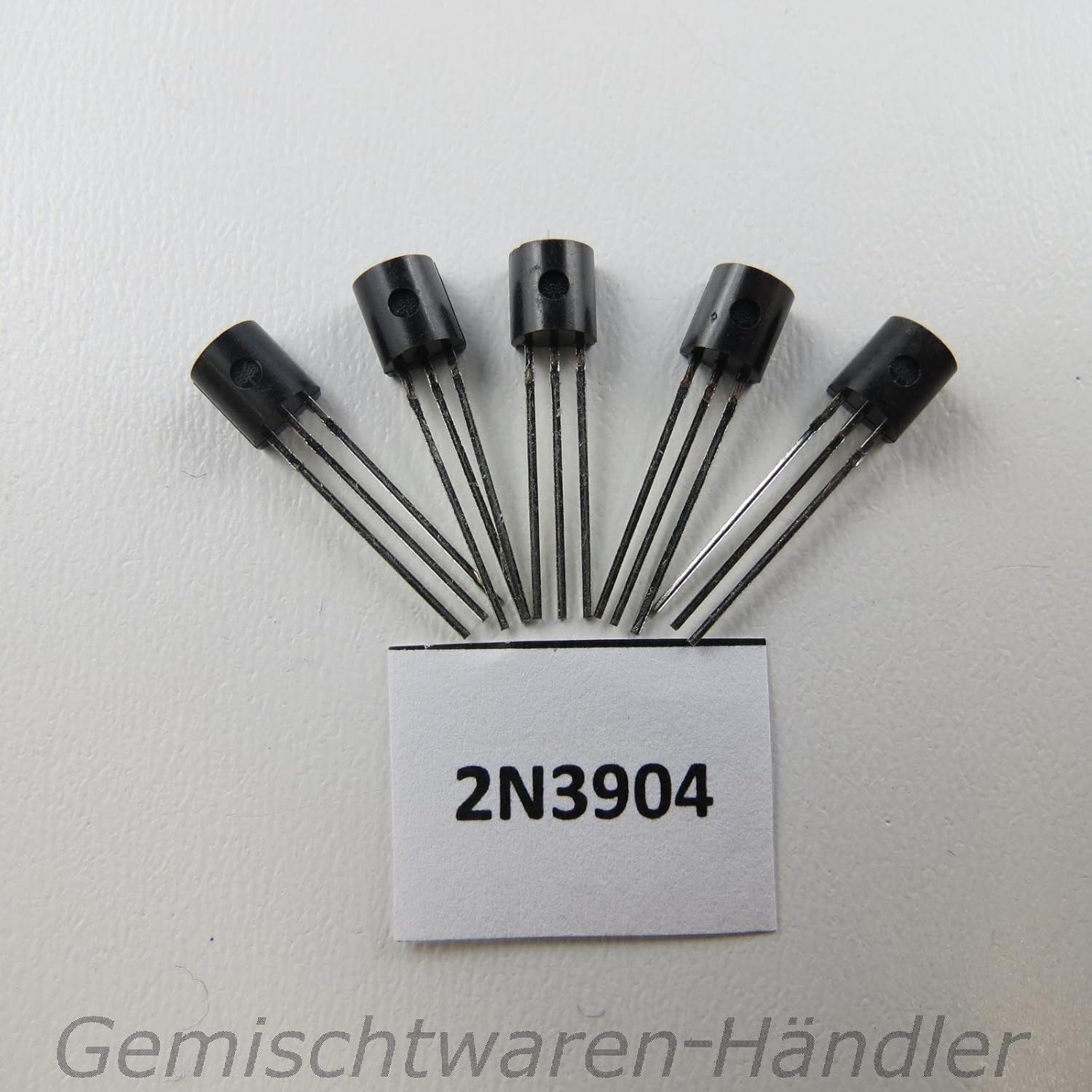 5x Transistor 2N3904 H 331 NPN 350mW 60V: Amazon.de: Gewerbe, Industrie ...