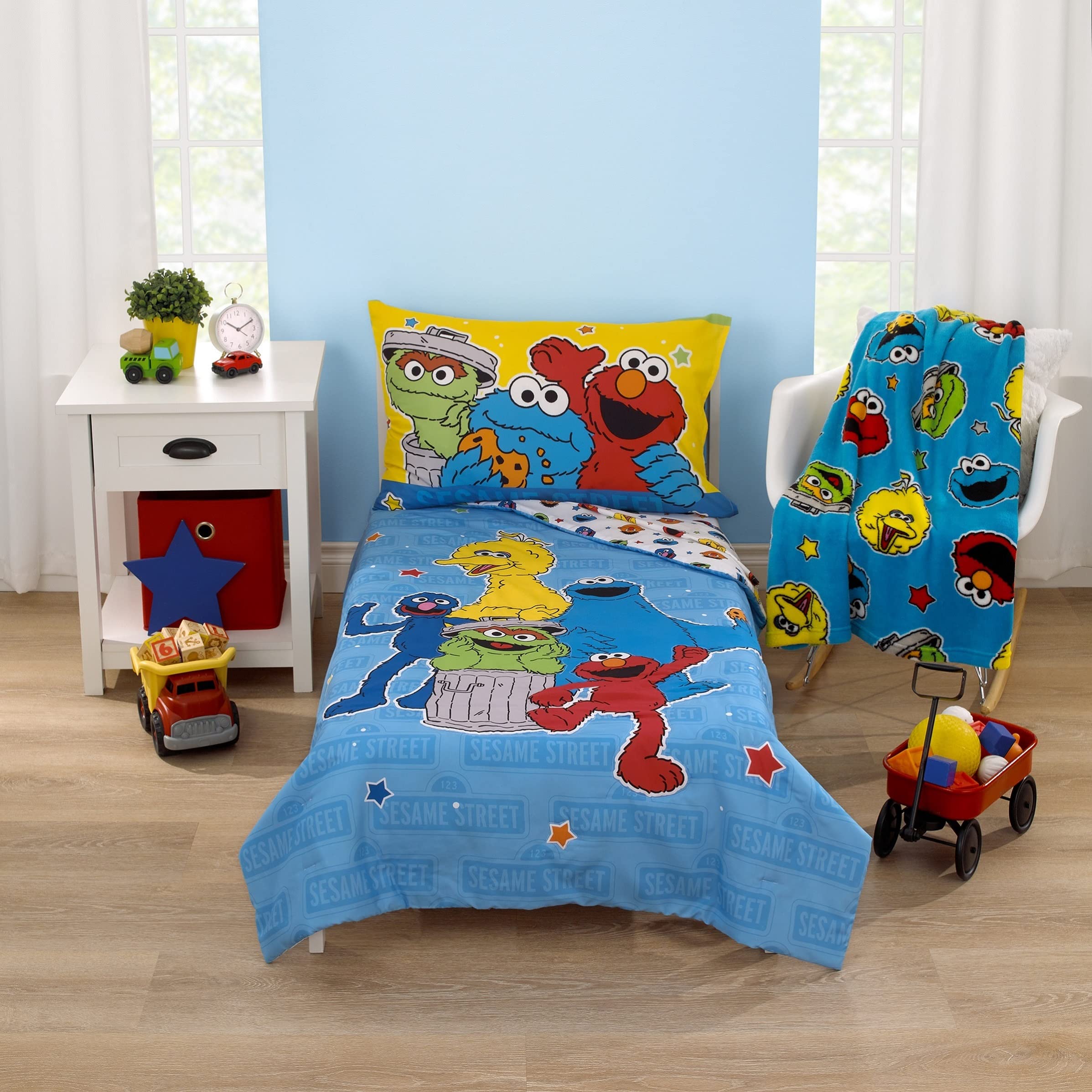 Snapklik.com : Sesame Street Come And Play Blue, Green, Red And Yellow ...