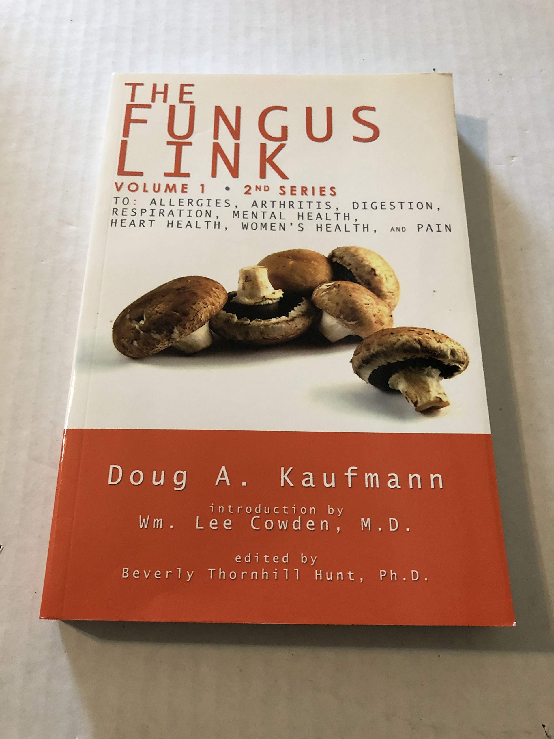 Amazon.com: The Fungus Link: An Introduction to Fungal Disease ...