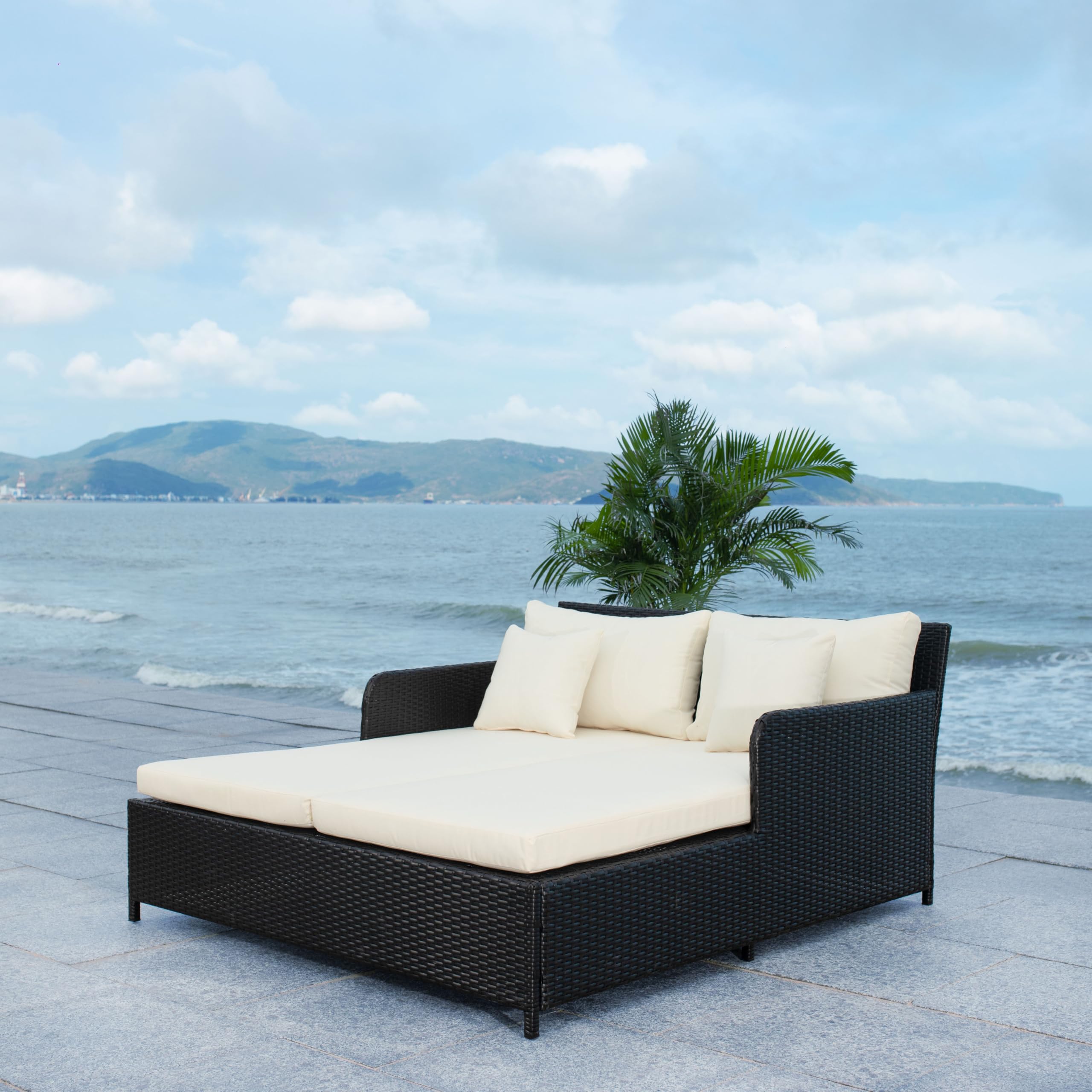 Amazon.com : Safavieh Outdoor Collection PAT7500 Daybed, Black/Light ...