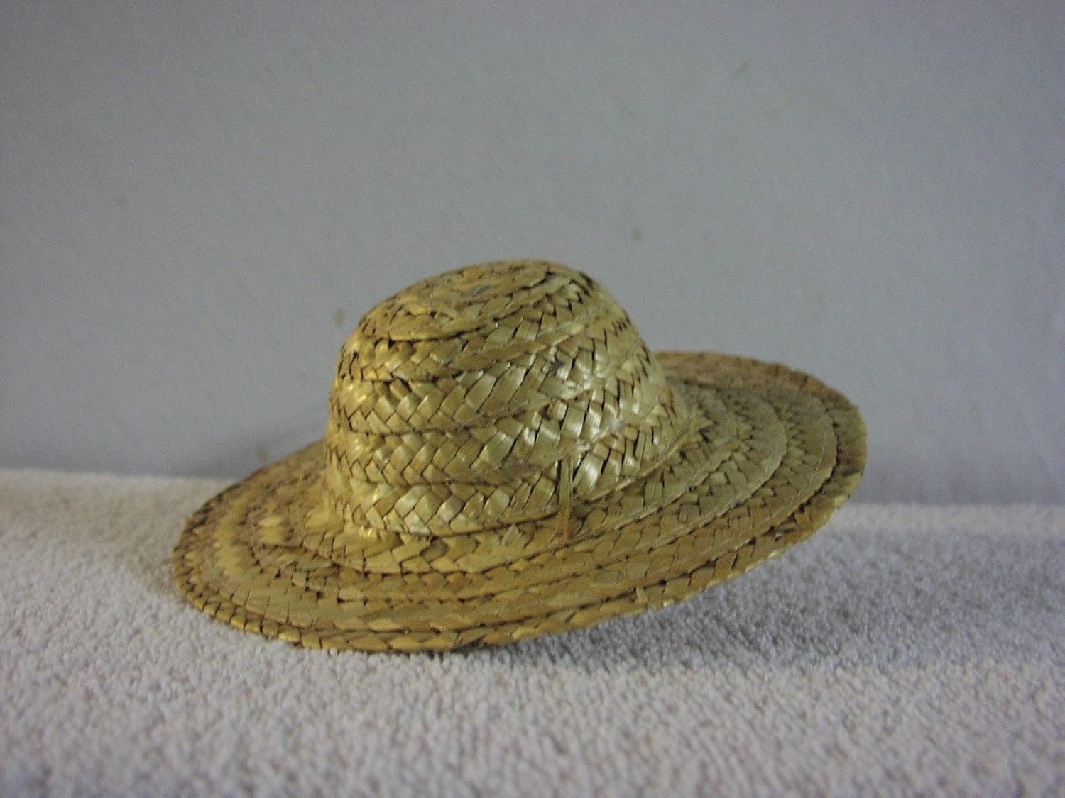 Amazon.com: Round Top Straw Hat 8"-Natural
