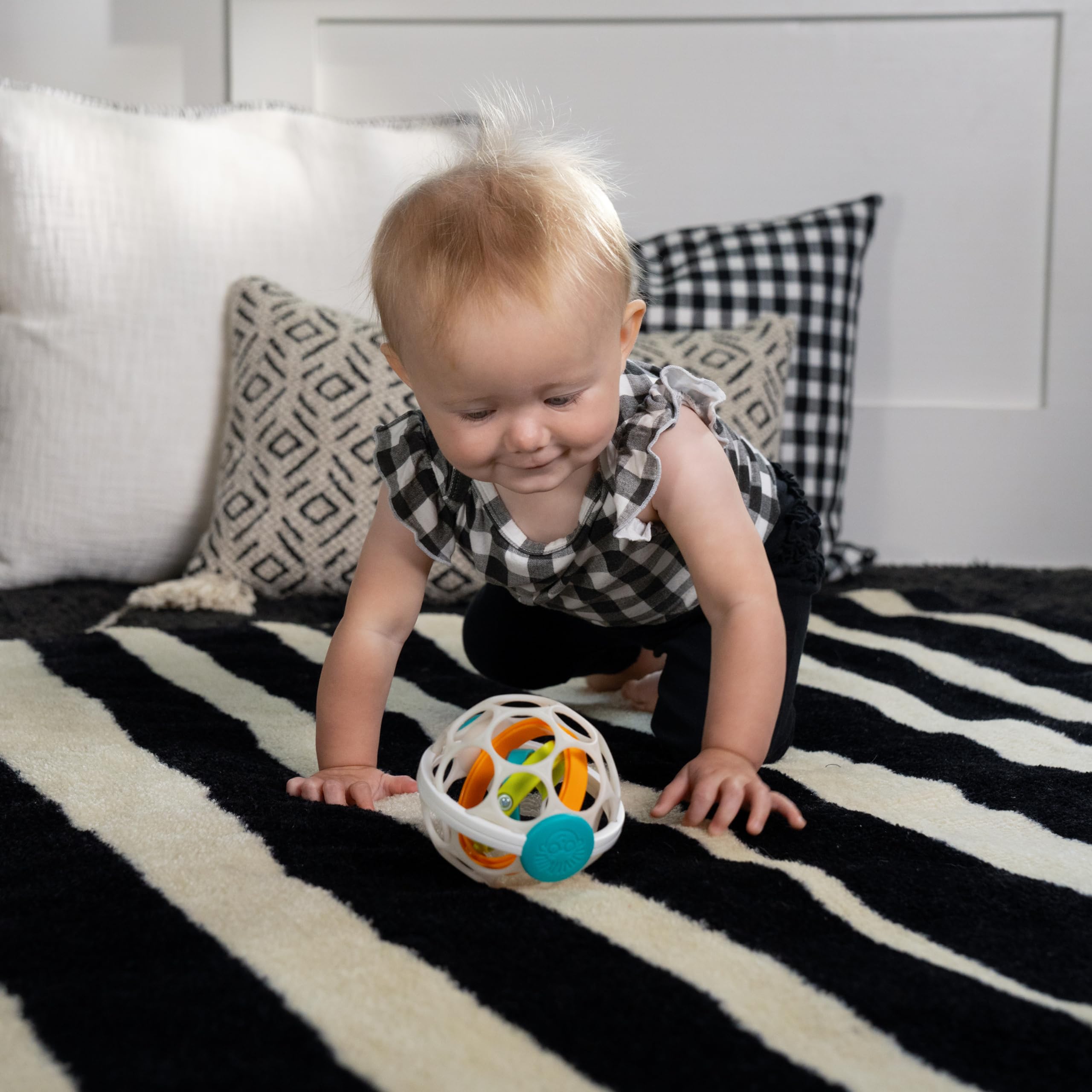 Snapklik.com : Baby Einstein Grip & Spin Oball Easy Grasp Rattle Toy