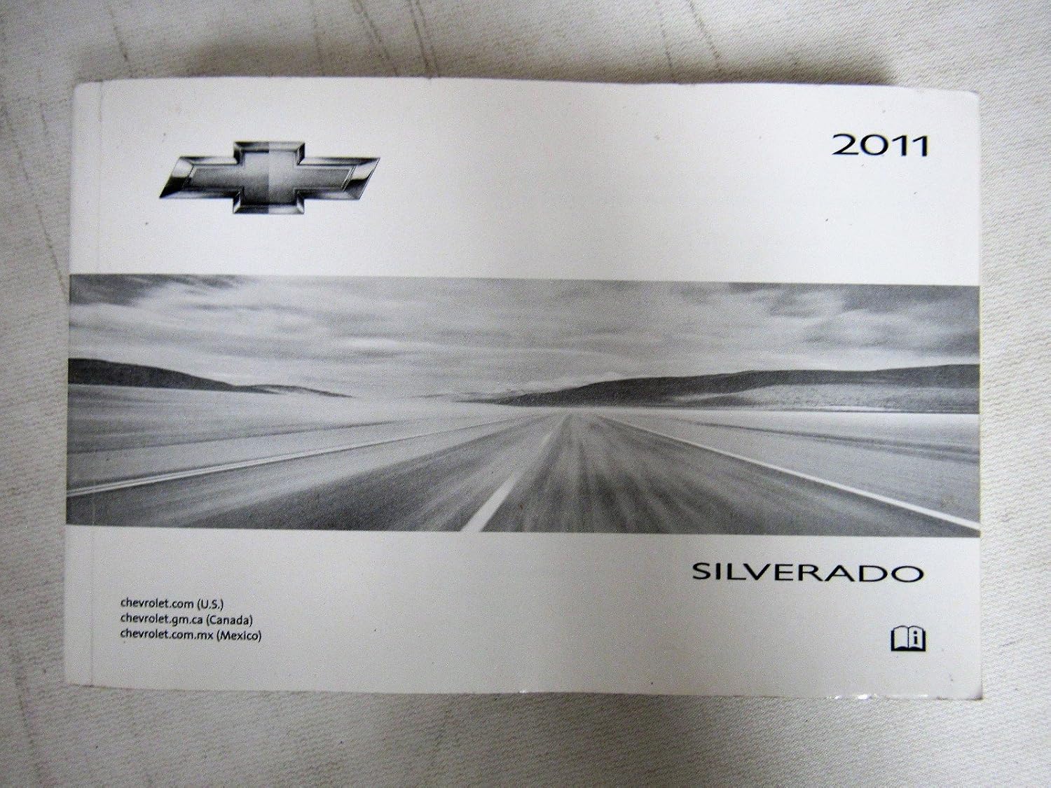 2011 Chevrolet Silverado Owners Manual: Chevrolet: Amazon.com: Books