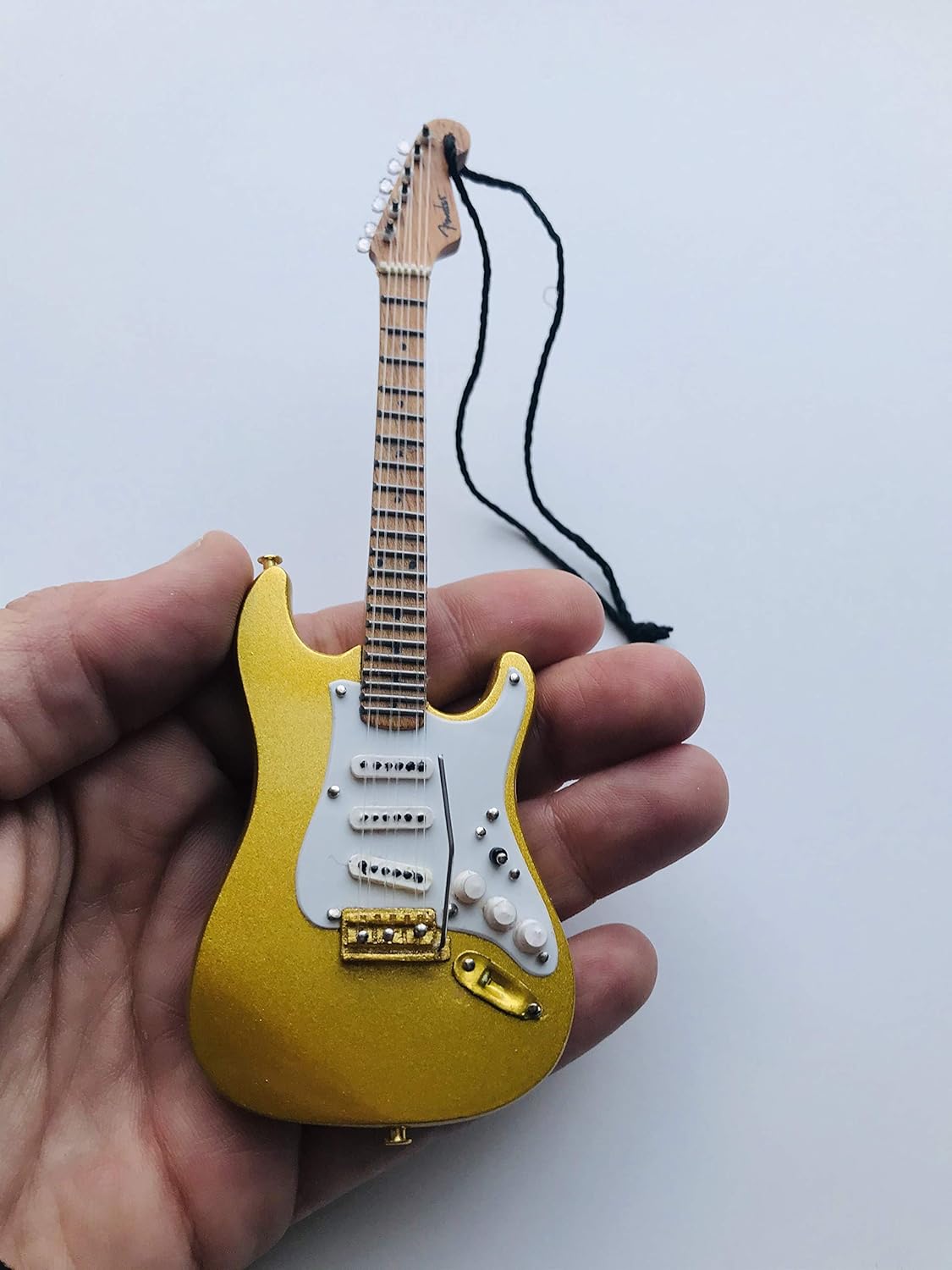 Amazon.com: 6" Ornament - Fender Gold Stratocaster Guitar Ornament ...