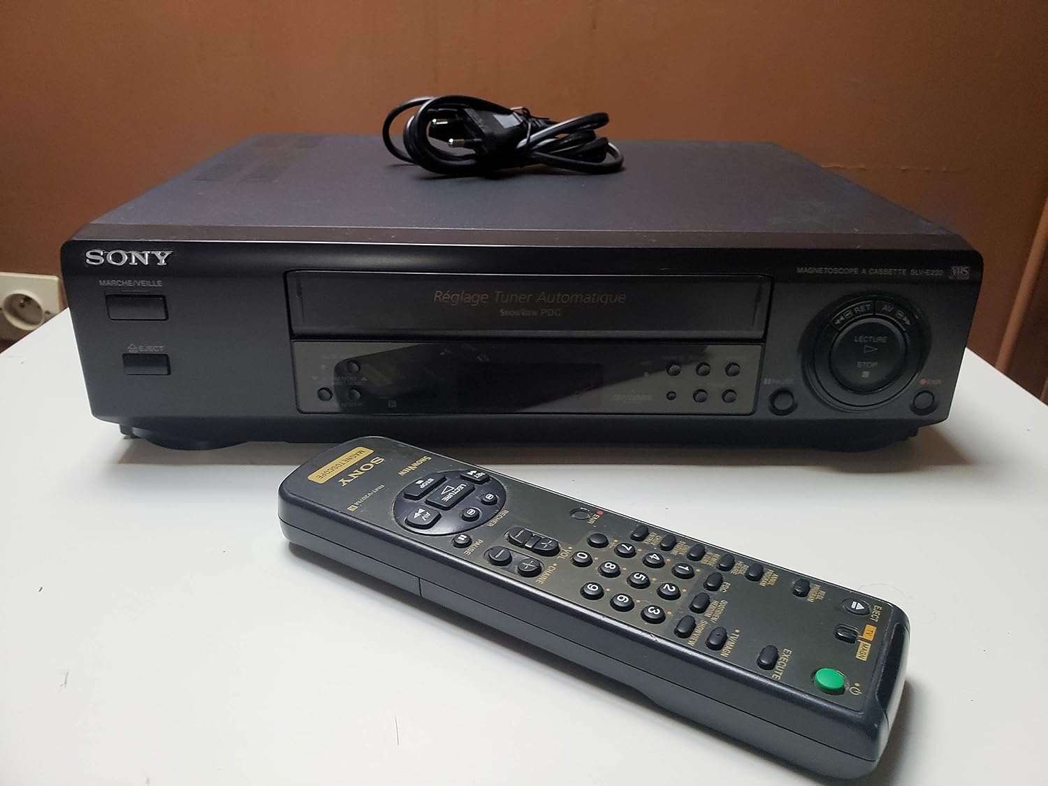 SLV Sony y 220-Reproductor de Vídeo VHS : Amazon.es: Electrónica