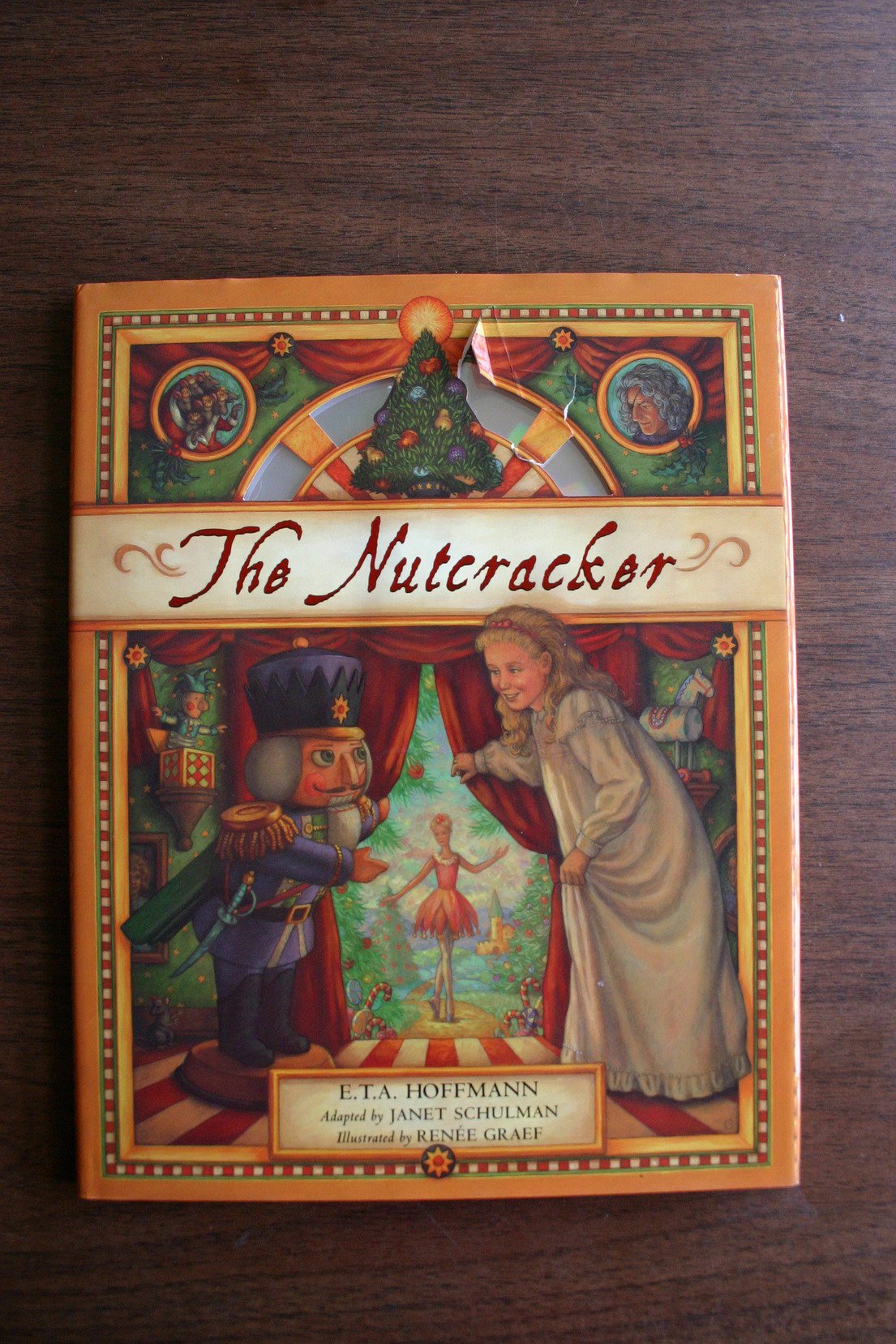 Amazon.com: The Nutcracker: 9780060278144: Schulman, Janet, Hoffmann, E ...