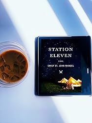 Station Eleven: Mandel, Emily St. John: 9780385353304: Amazon.com: Books
