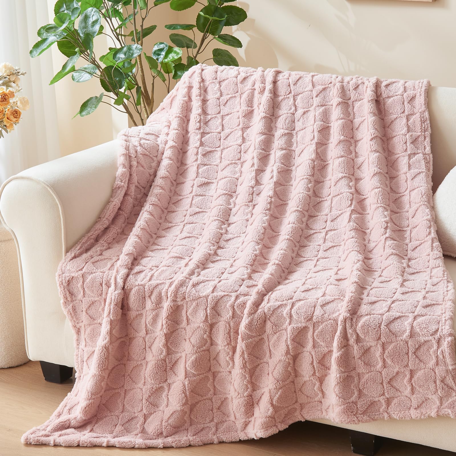 Amazon.com: NEWCOSPLAY Super Soft Throw Blanket Dusty Pink Love Premium ...