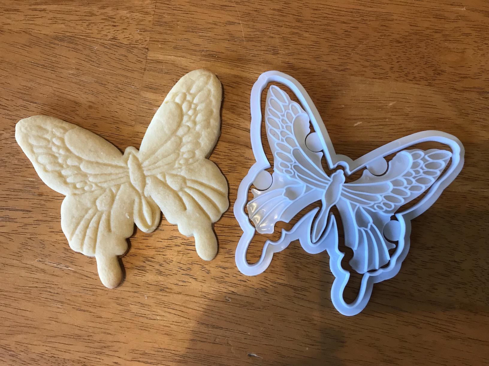 Amazon.com: NY Cake Butterfly Plastic Cutter: Food Sculpting Tools ...