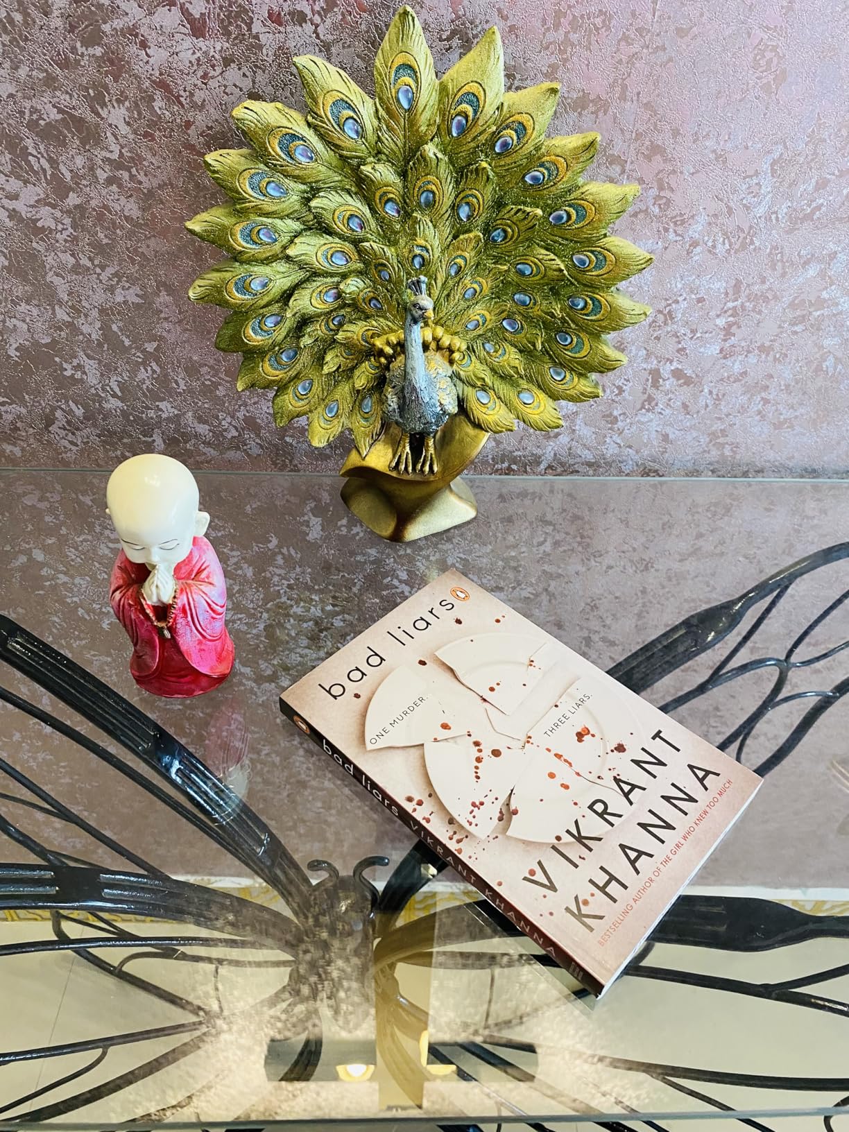 Bad Liars One Murder. Three Liars. : Unknown: Amazon.in: Books