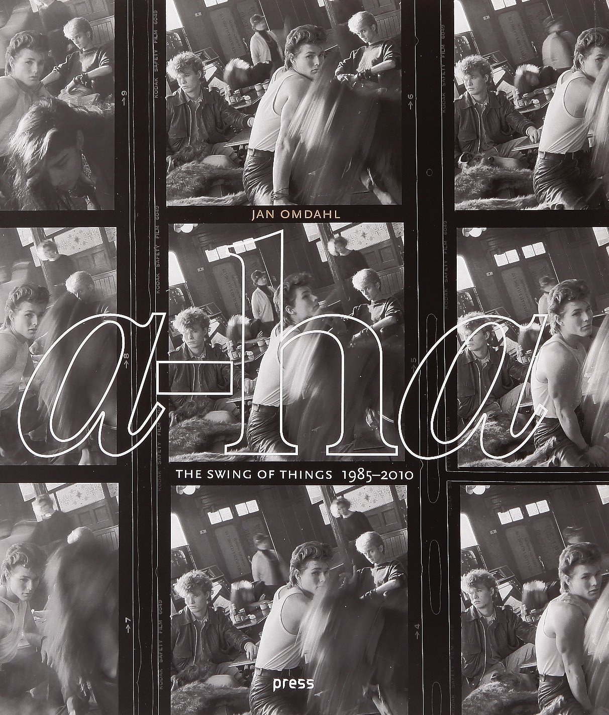 A-ha: The Swing of Things 1985-2010: Jan Omdahl: 9788275474160: Amazon ...
