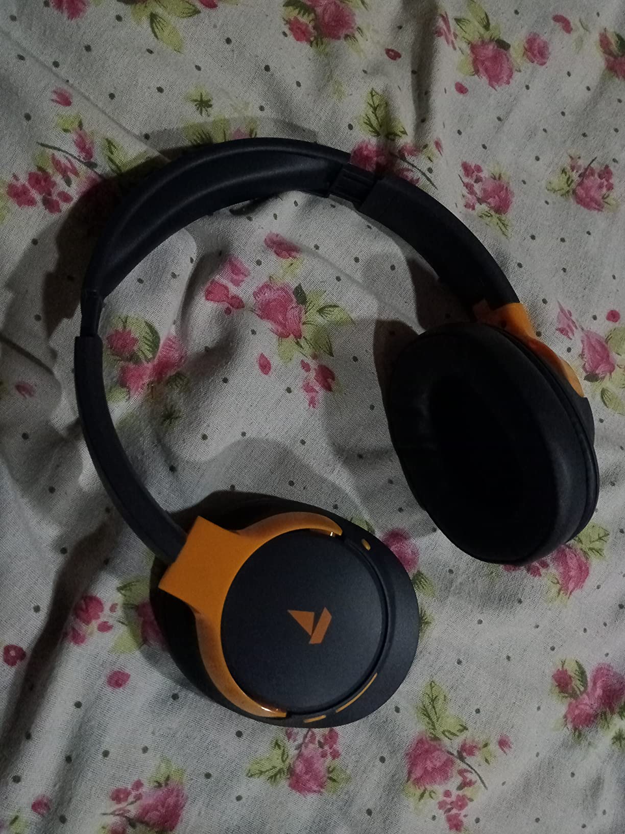 (Refurbished) boAt Rockerz 660 Bluetooth Over-Ear Headphone with Mic ...