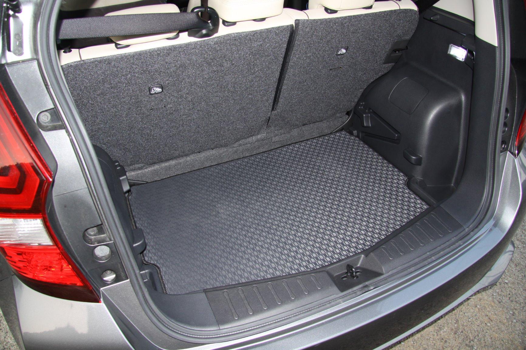 Amazon | YMT E12系ノート ラバー製トランクマット（ラゲッジマット） | フロアマット | 車＆バイク