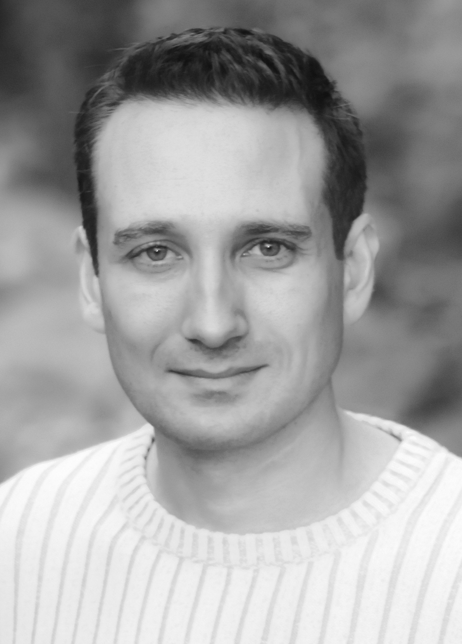 Amazon.com: Elliot Gindis: books, biography, latest update