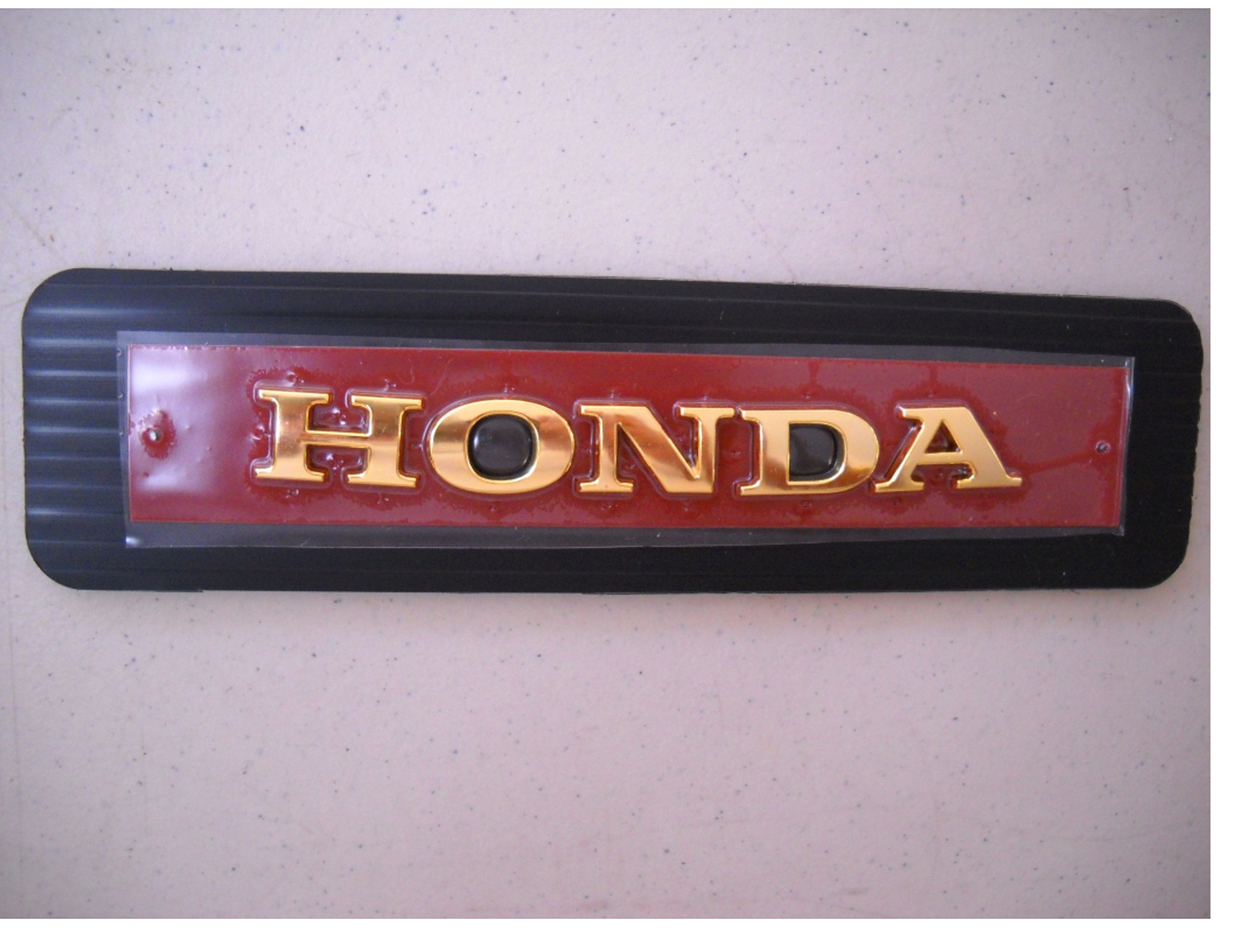 Amazon.com: Honda Goldwing 1800 2004 Windshield Emblem : Automotive