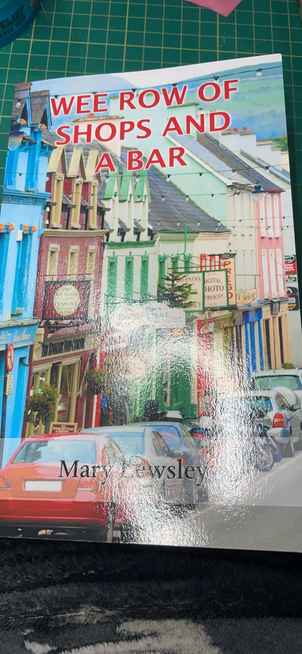 Wee Row of Shops and a Bar: Amazon.co.uk: Lewsley, Mary: 9781839759109 ...