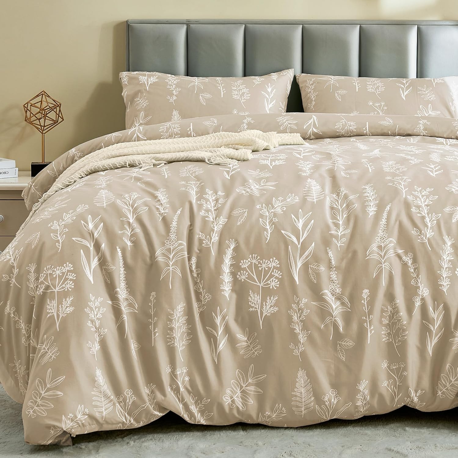 Amazon.com: MUXHOMO Duvet Cover Full Size, Reversible Floral Beige ...