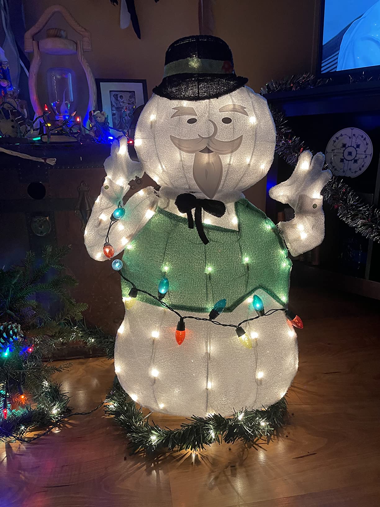 Amazon.com: 32" Rudolph 2D Pre-Lit Yard Art Sam The Snowman : Patio ...