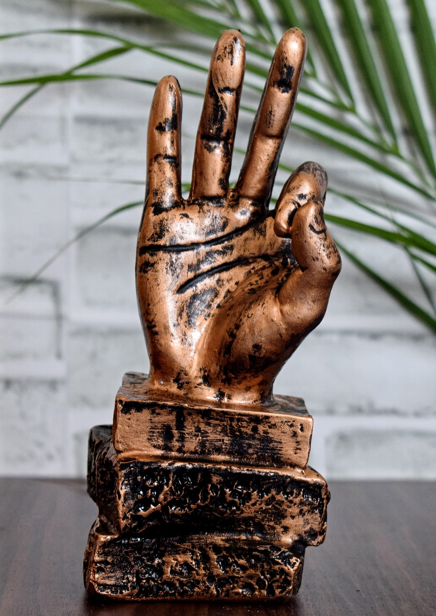 Kaprila Craft Gesture Desk Statues Finger Sculpture Decor Victory Sign ...