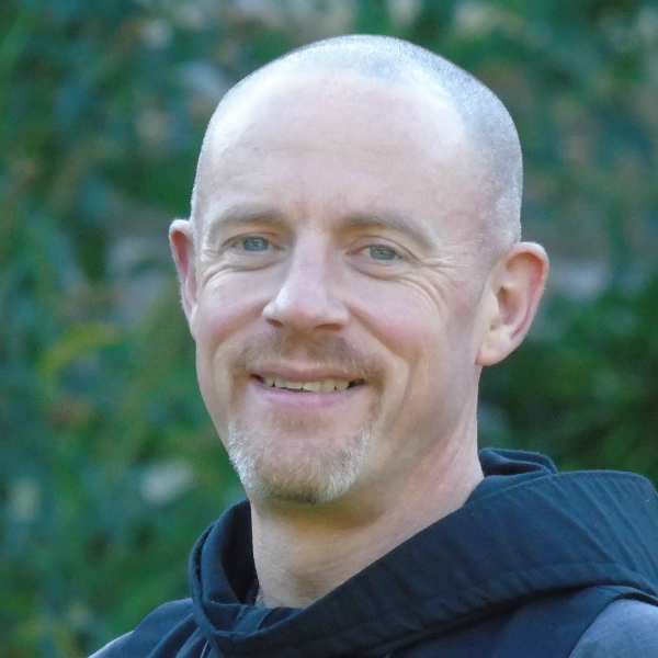 Amazon.co.uk: Chris Webb: books, biography, latest update