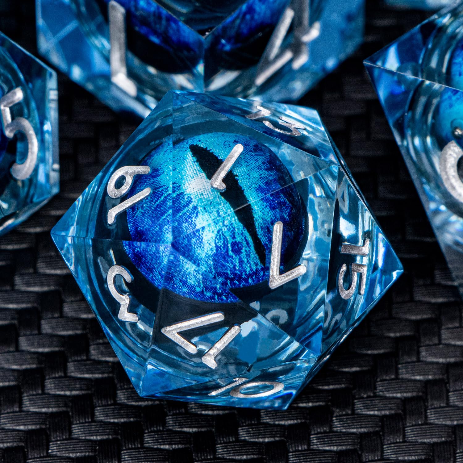 Amazon.com: ARUOHHA Blue Dragon Eye Dice DND Liquid Core Dice Set Resin ...