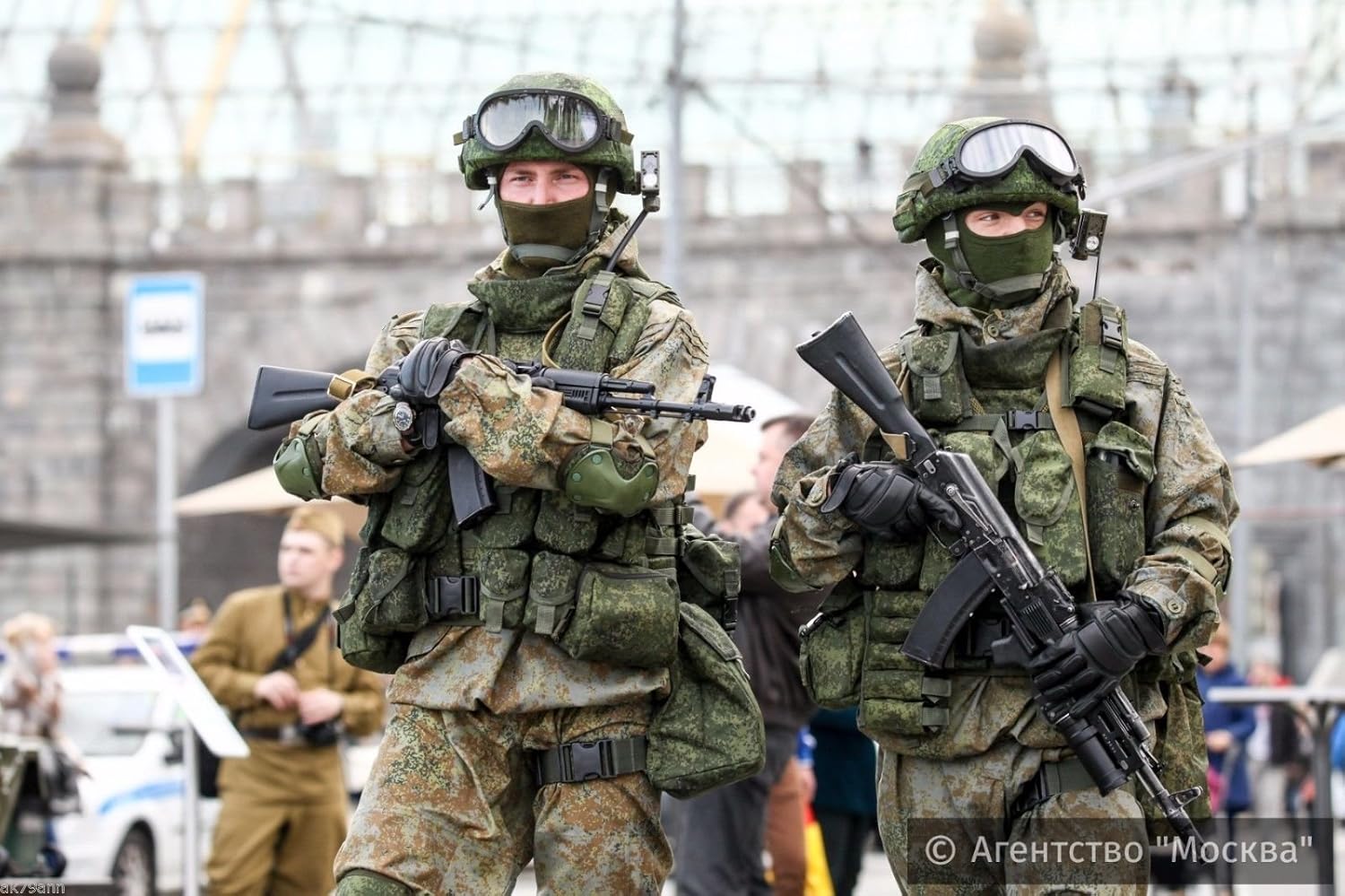 Amazon.co.jp: ロシア軍オリジナル6Sh122 Ratnik EMR 迷彩リバーシブルスーツ(ジャケット+パンツ)XL