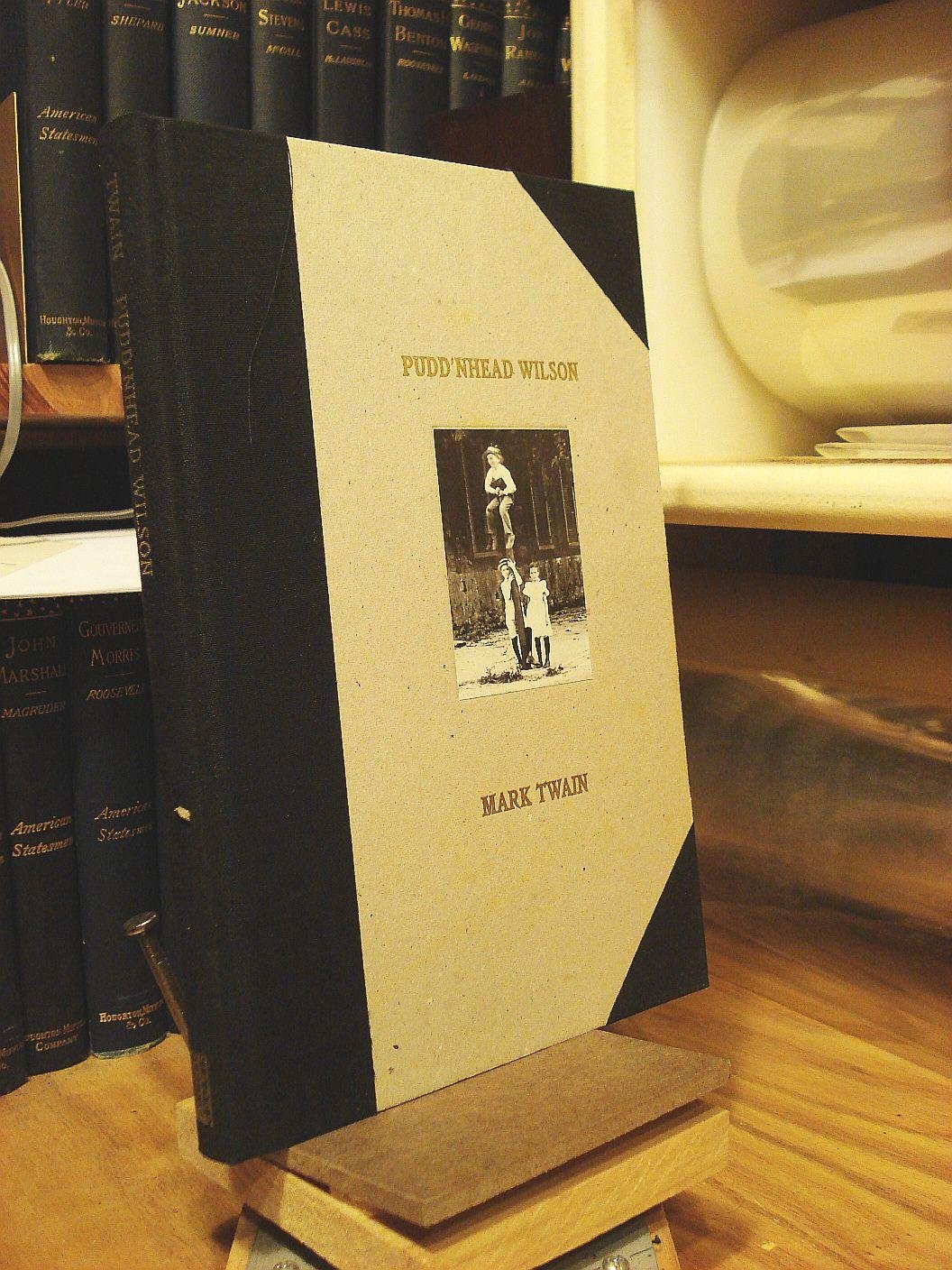 Puddnhead Wilson: Twain, Mark: 9780684819082: Amazon.com: Books