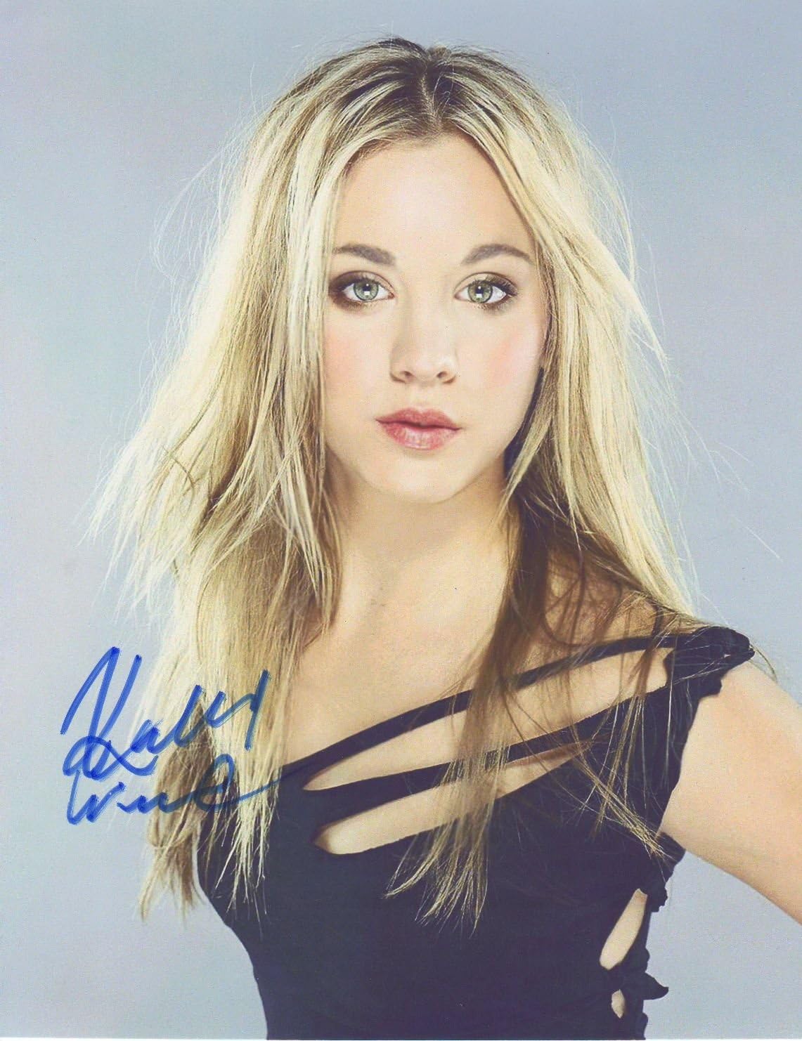 Amazon.com: Kaley Cuoco Autograph Signed 8 x 10 Photo: Photographs