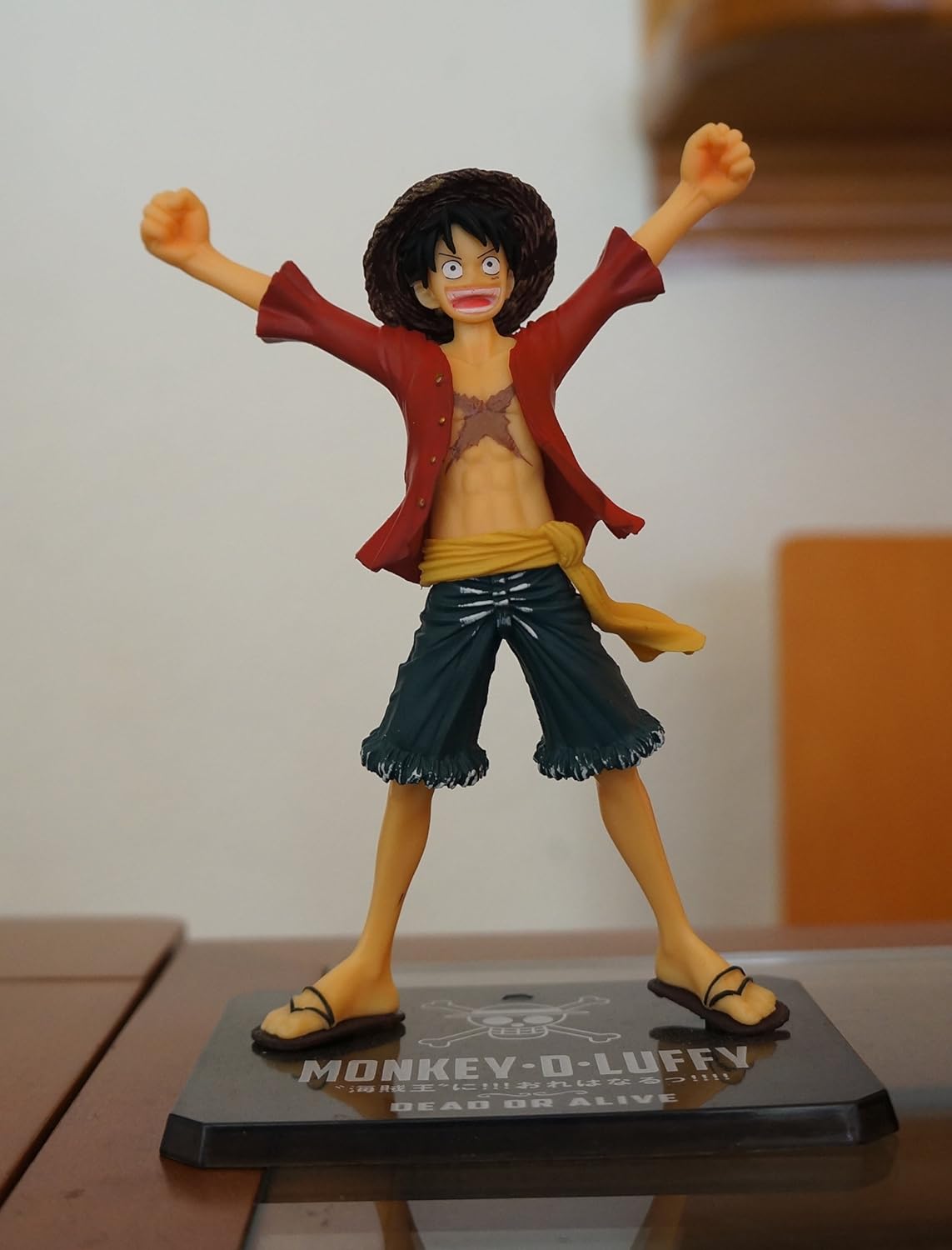 One Piece Zero Monkey D. Luffy Rubber New World Figuarts : Amazon.it ...