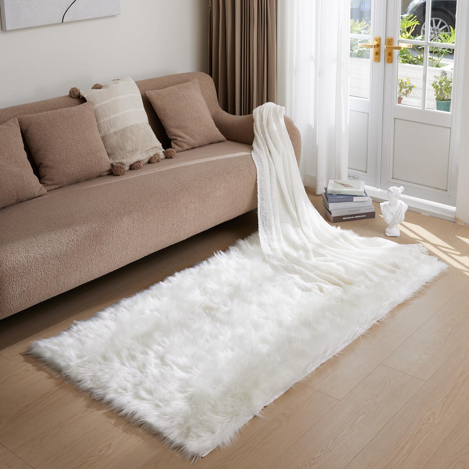 1 x Brand New INMOZATA White Fluffy Rug, Faux Sheepskin Rugs, Bedroom ...