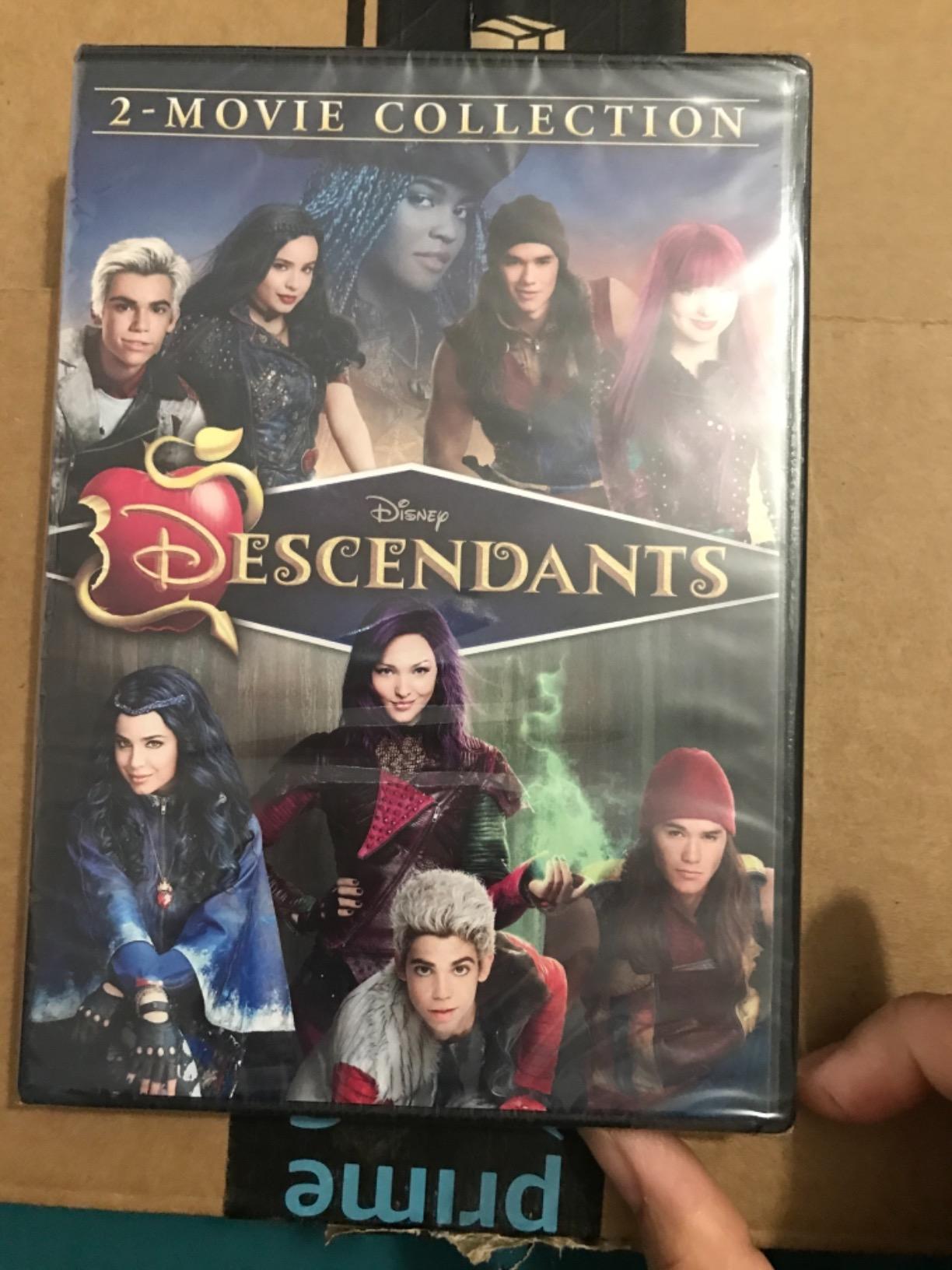 Amazon.com: Descendants/Descendants 2 2-Movie Collection : Cameron ...